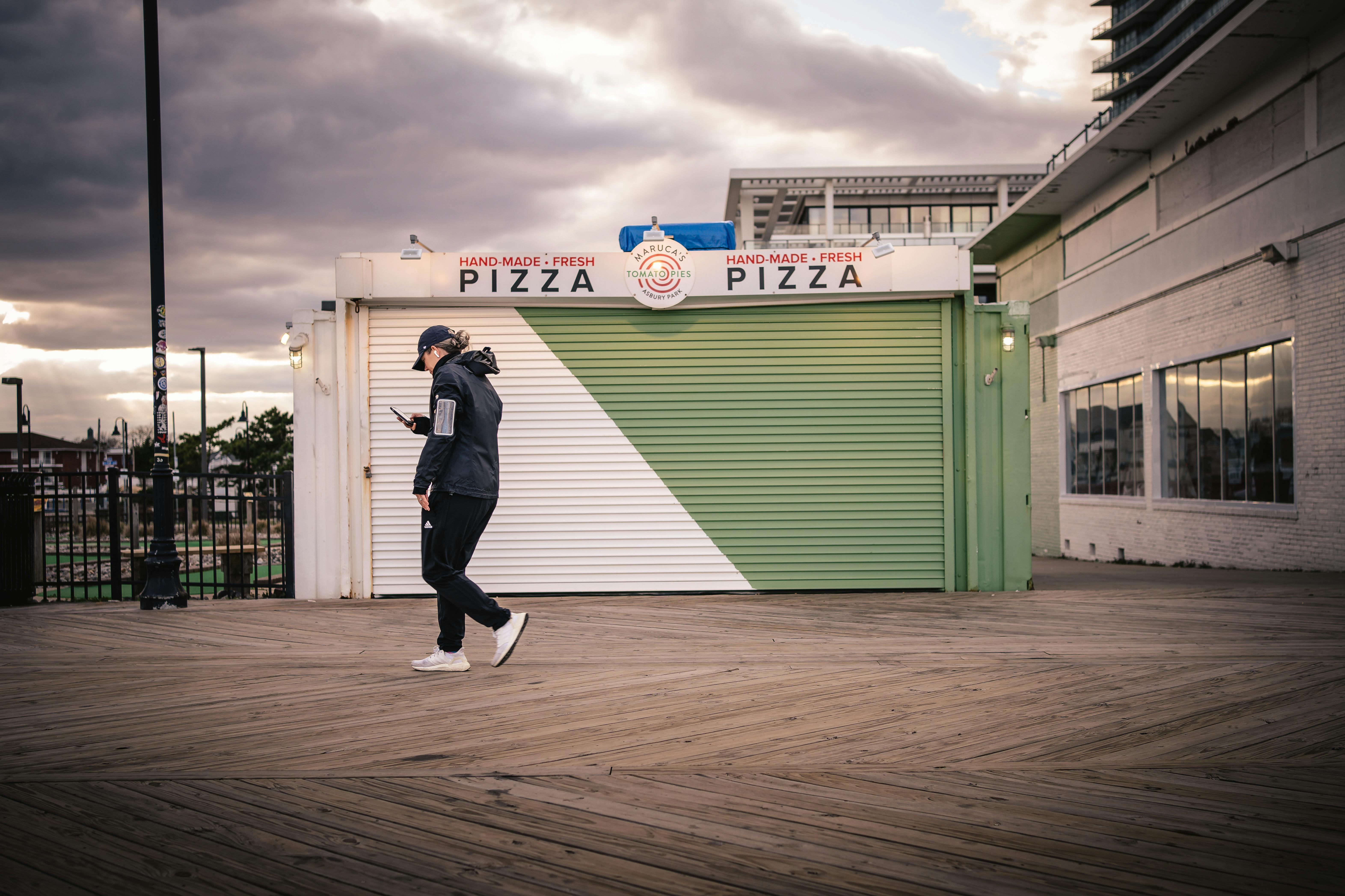 People Loitering Photos, Download The BEST Free People Loitering Stock ...