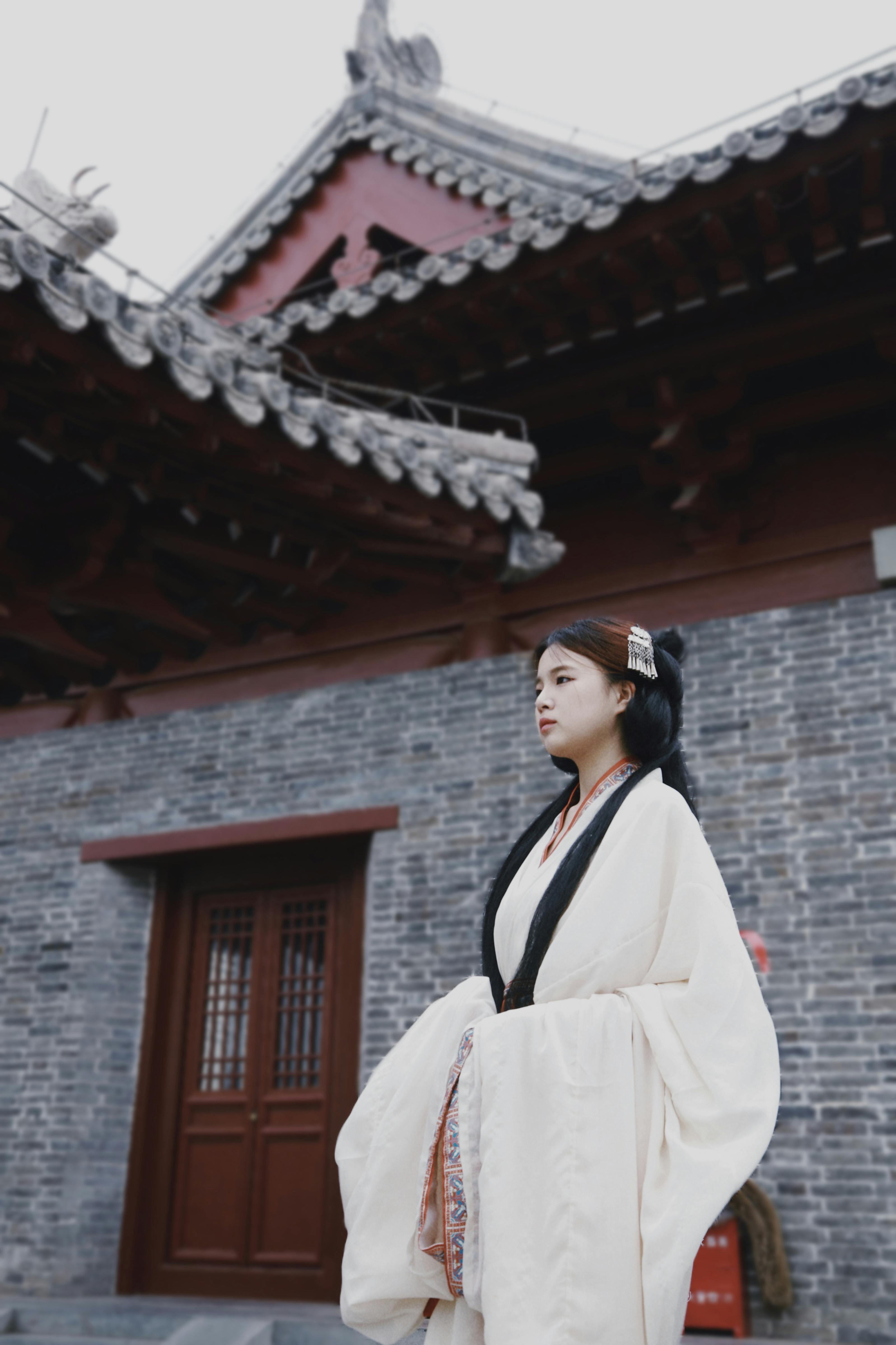 Ancient Queen Woman White Robe Photos, Download The BEST Free Ancient ...