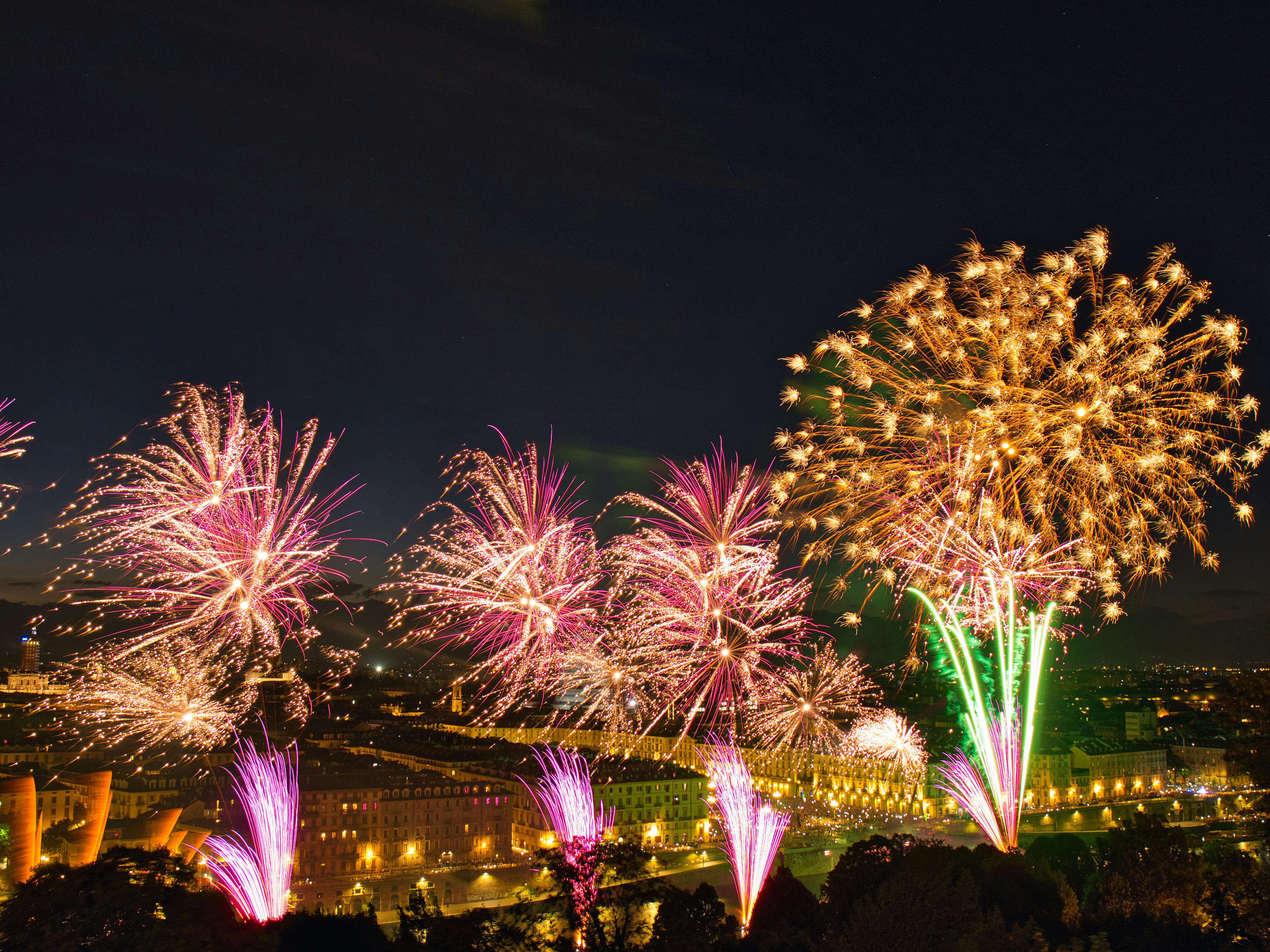 Fireworks Display · Free Stock Photo