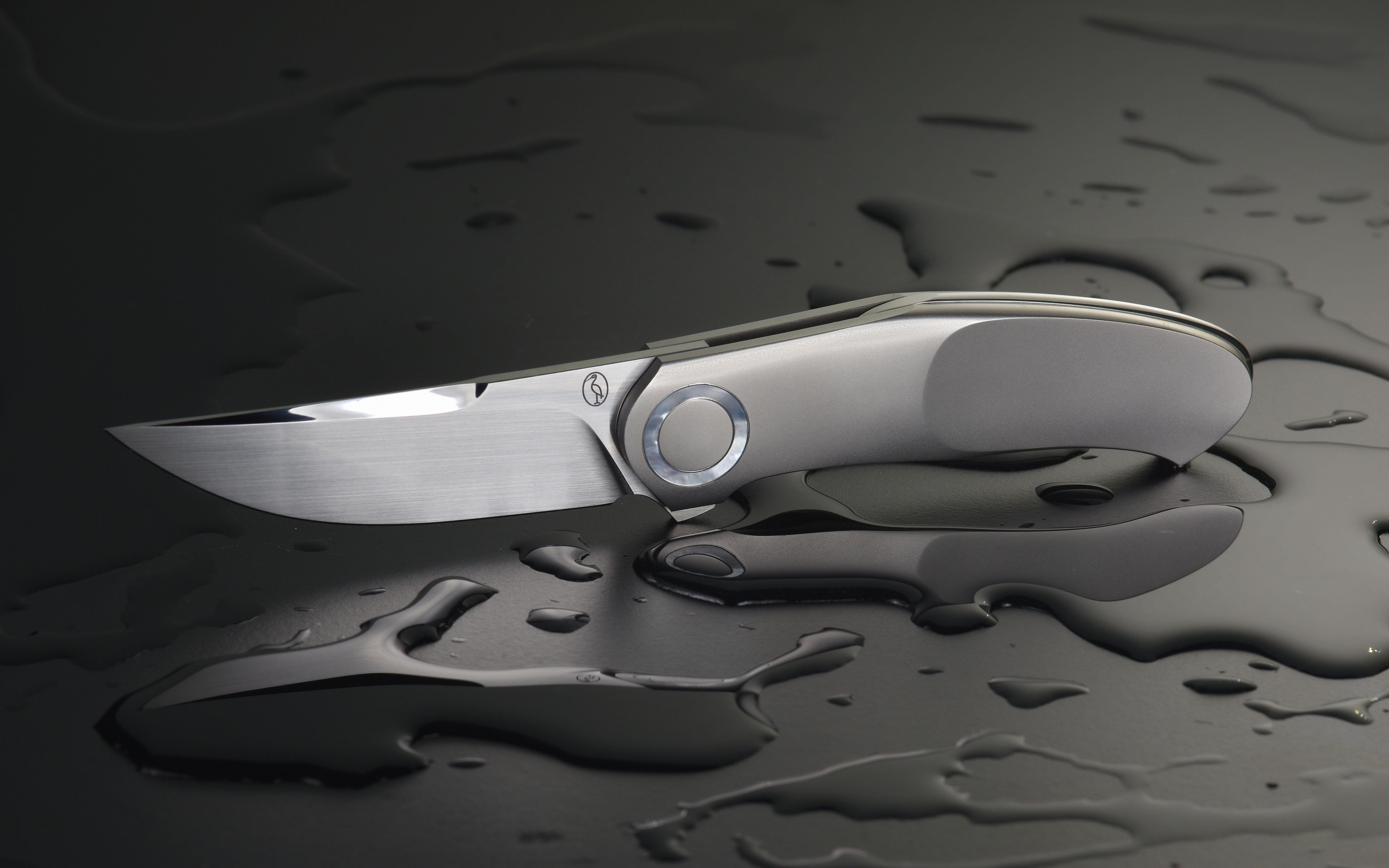 Close-up of a Knife with a Sharp Blade · Free Stock Photo