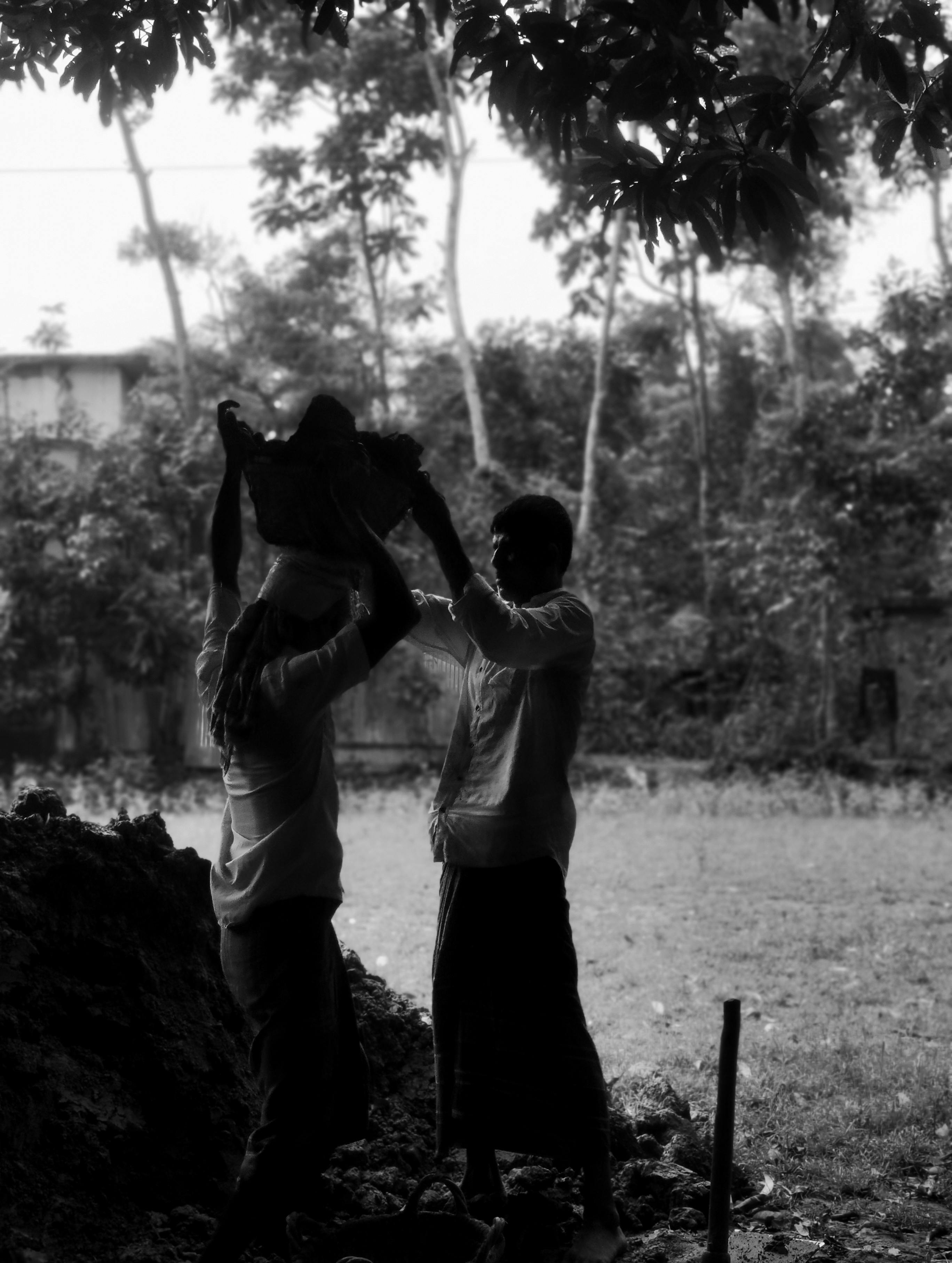 People Working in Countryside · Free Stock Photo