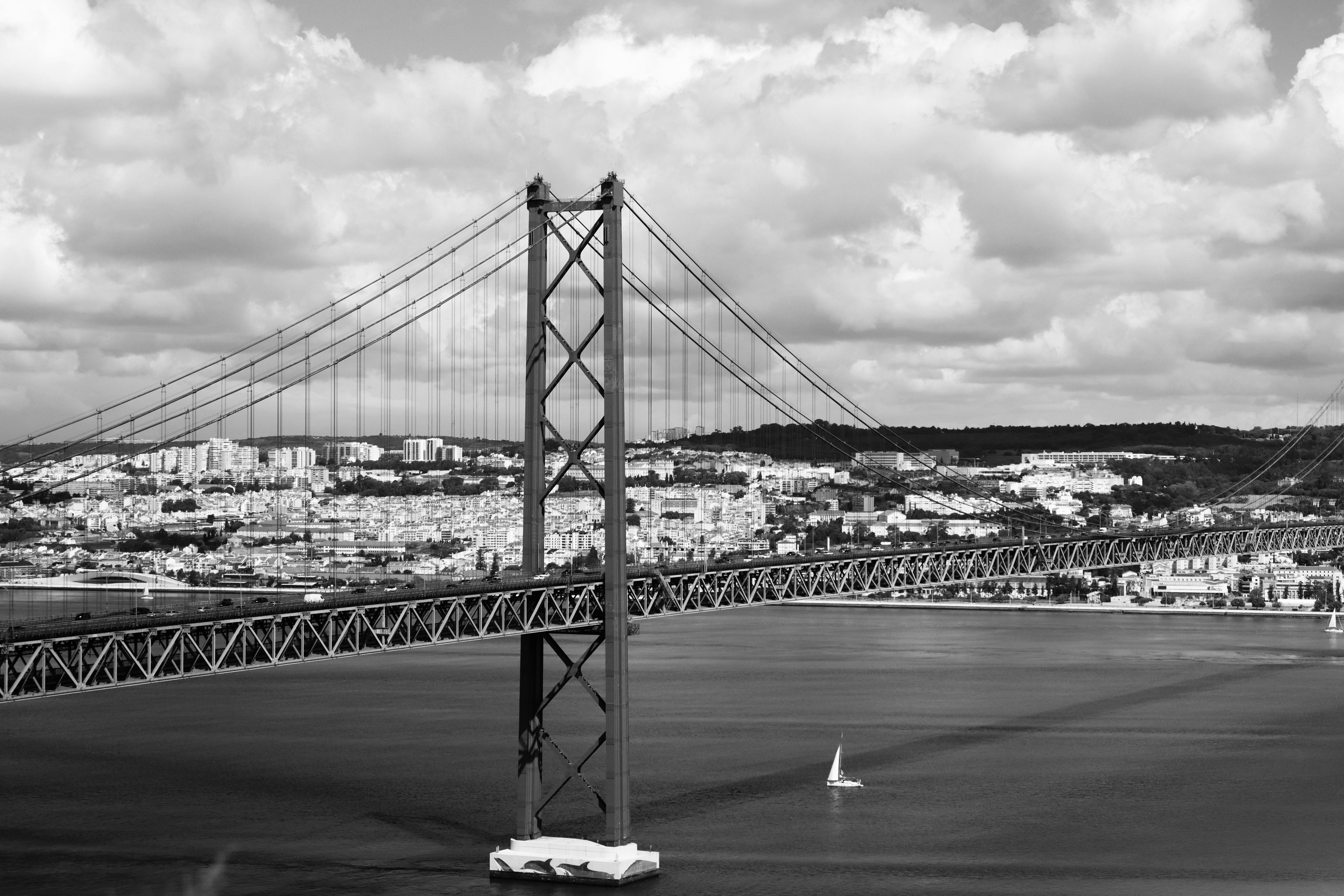 25 April Bridge · Free Stock Photo