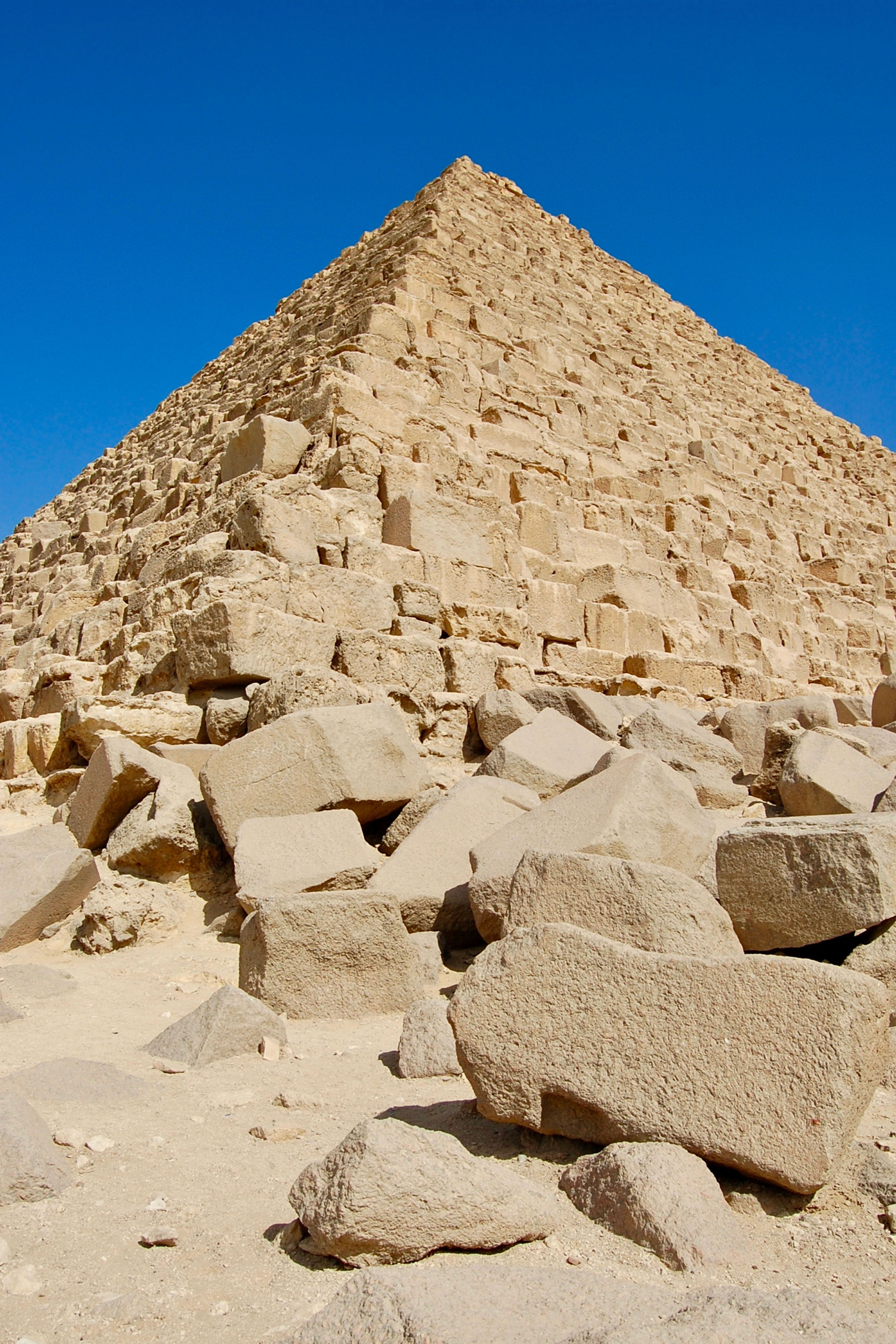 Low Angle Shot of a Pyramid under a Clear, Blue Sky · Free Stock Photo