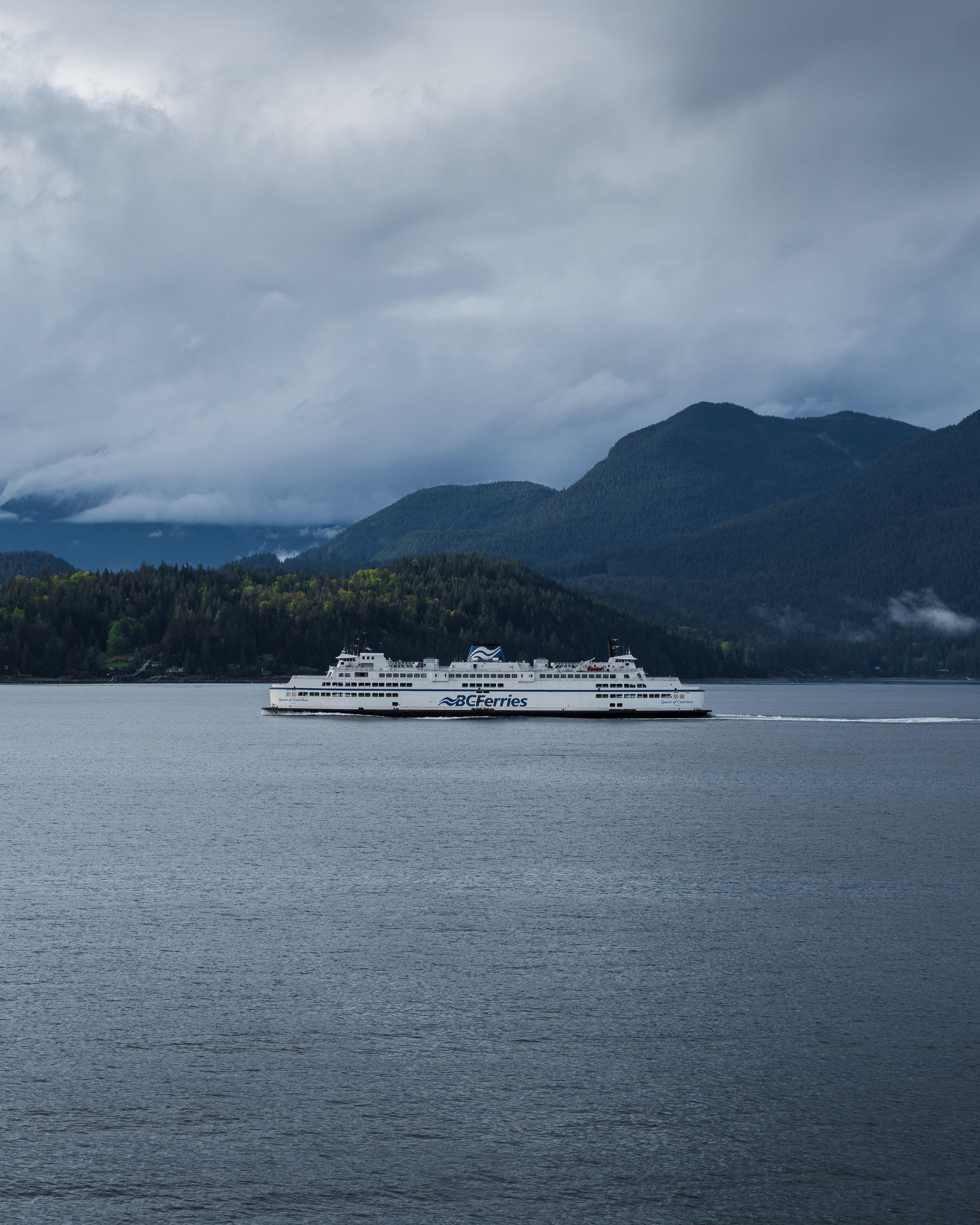 Ferry On the Water · Free Stock Photo