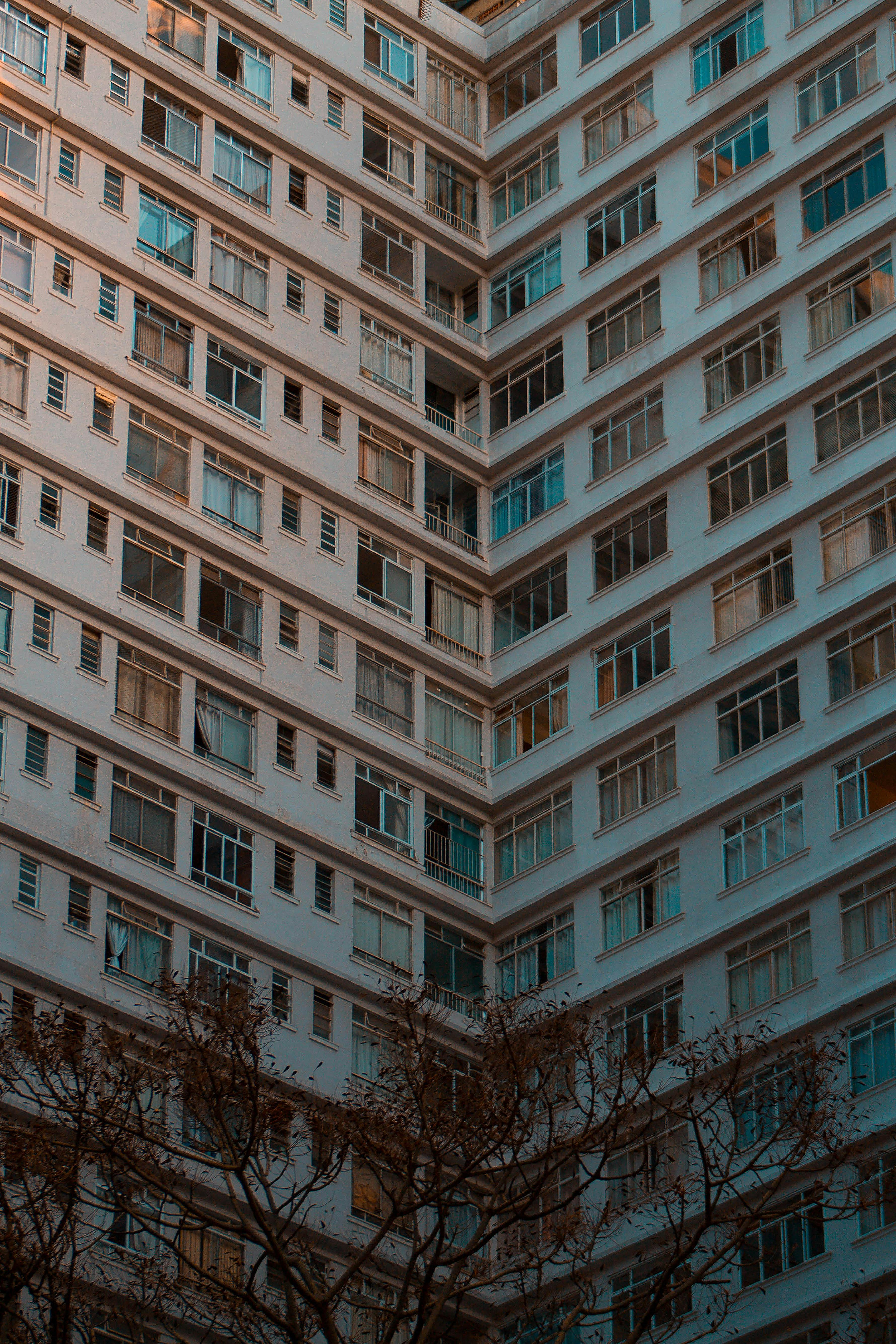 White High-rise Building · Free Stock Photo