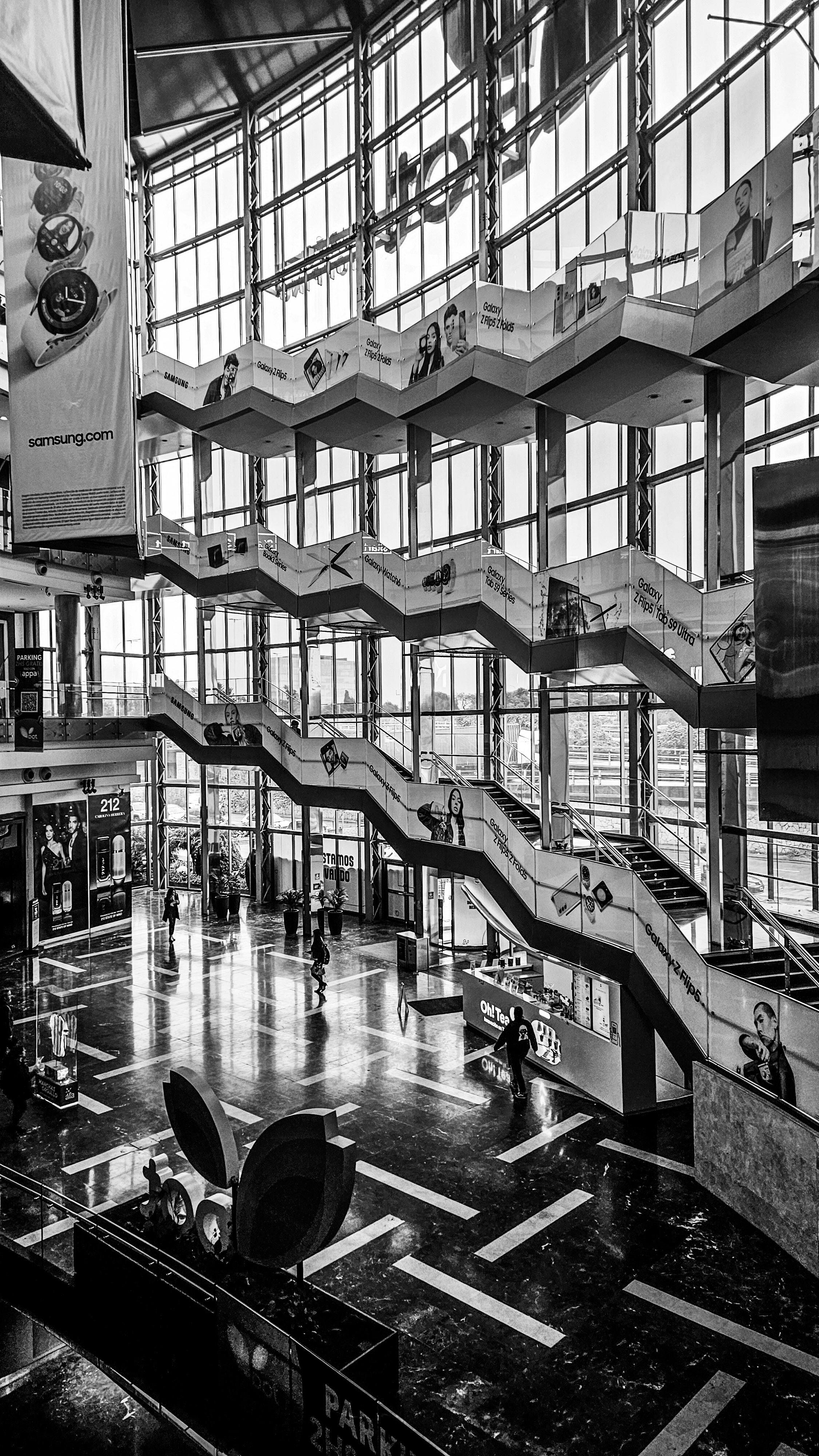 Modern Building Interior · Free Stock Photo