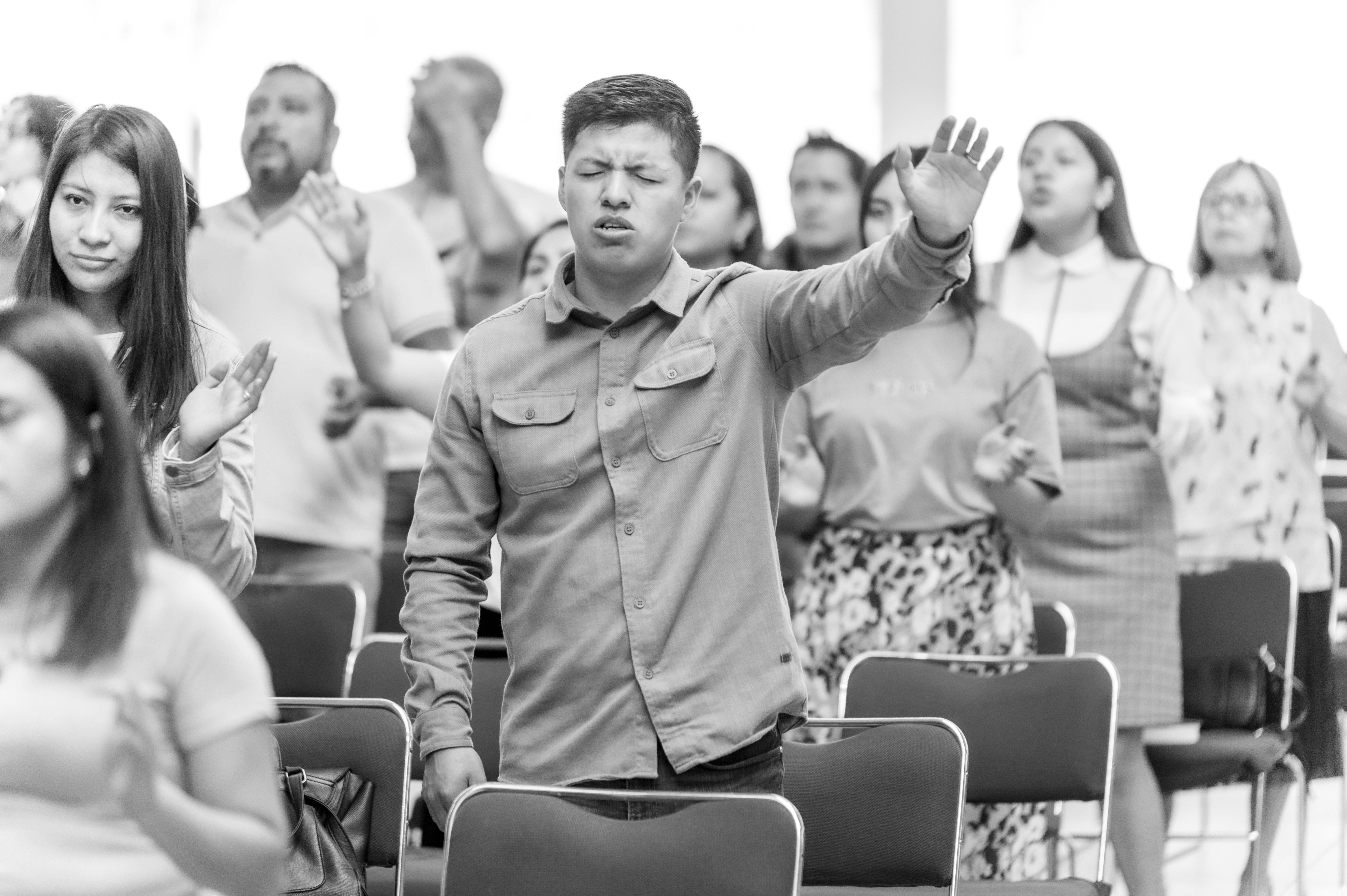 Foto de stock gratuita sobre adoración en grupo, adorar, alabando ...