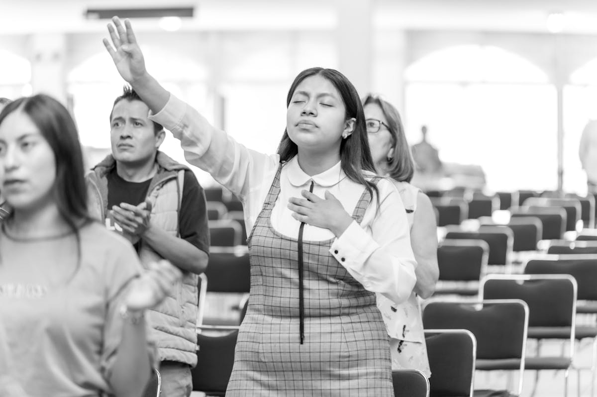 People Praying Photos, Download The BEST Free People Praying Stock ...