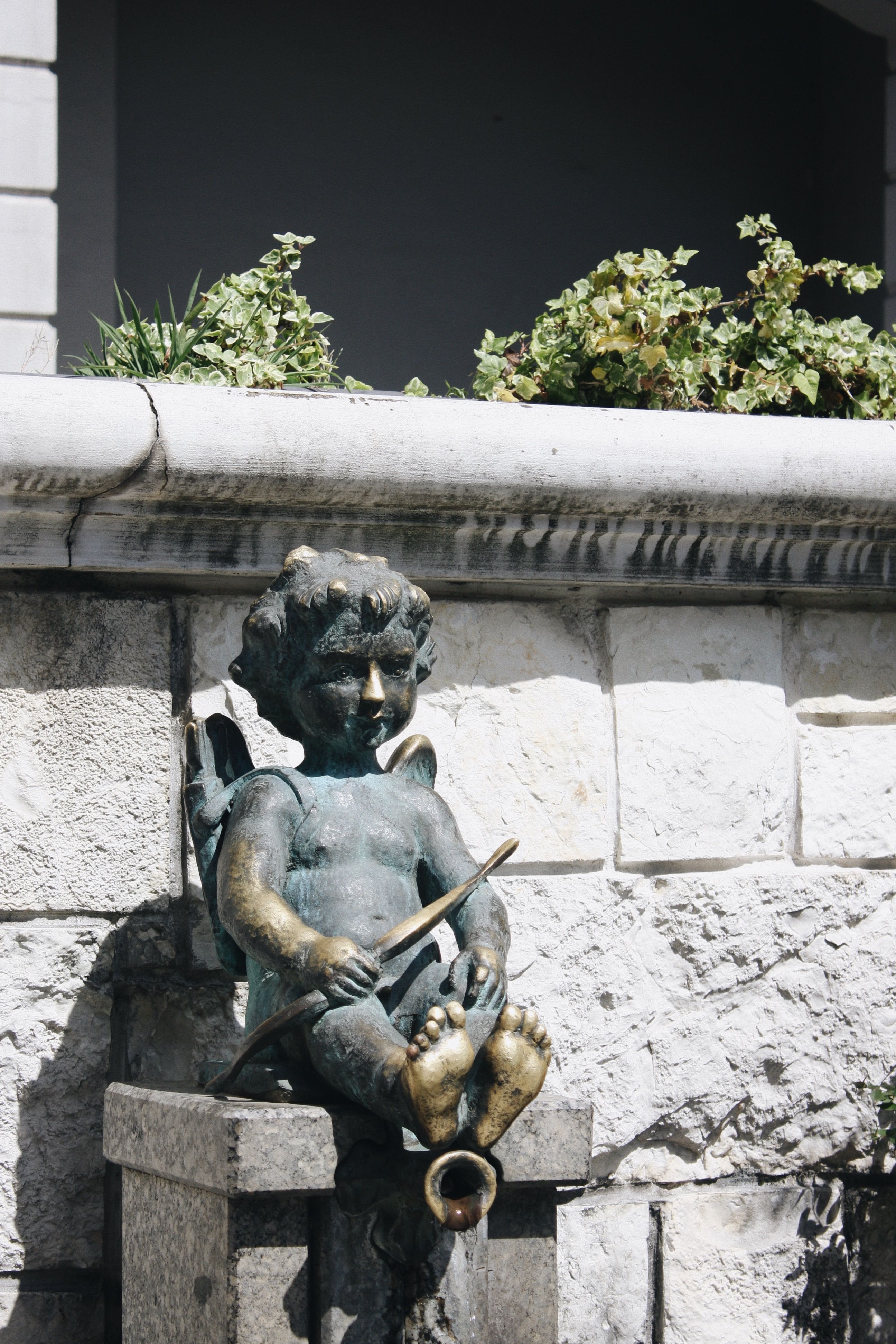 Statue of Cupid · Free Stock Photo