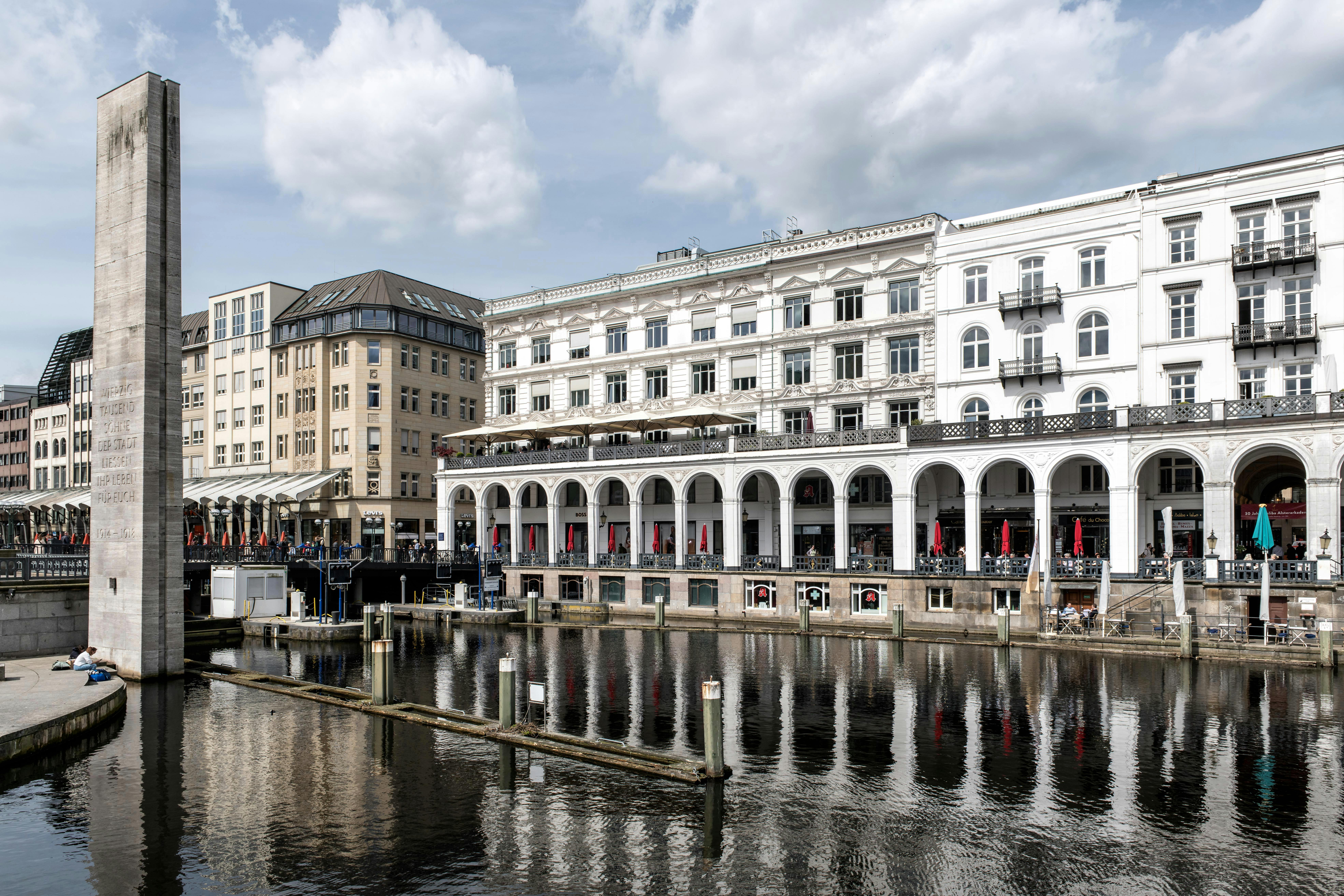 Alster Arcade in Hamburg · Free Stock Photo