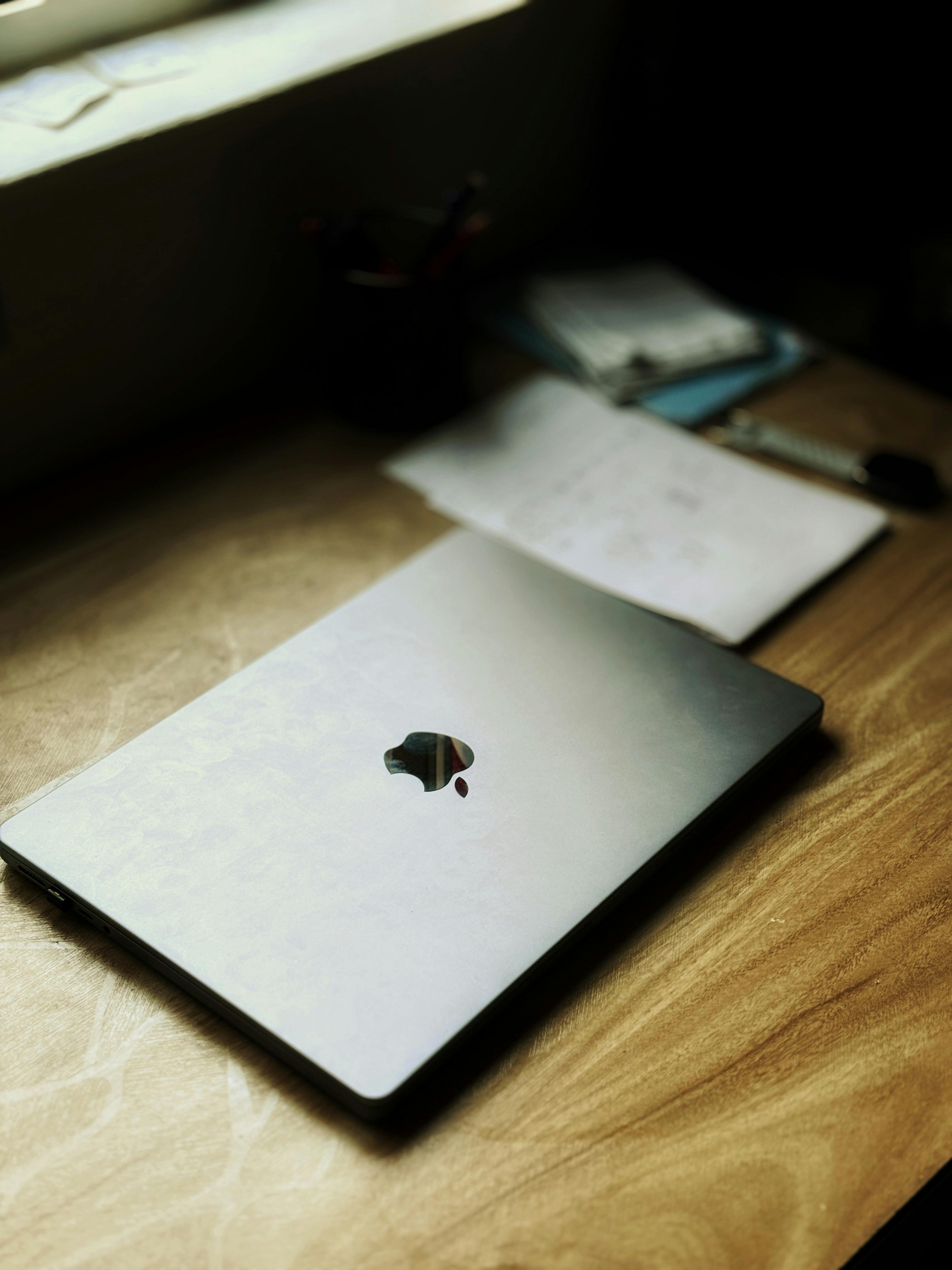 Macbook · Free Stock Photo