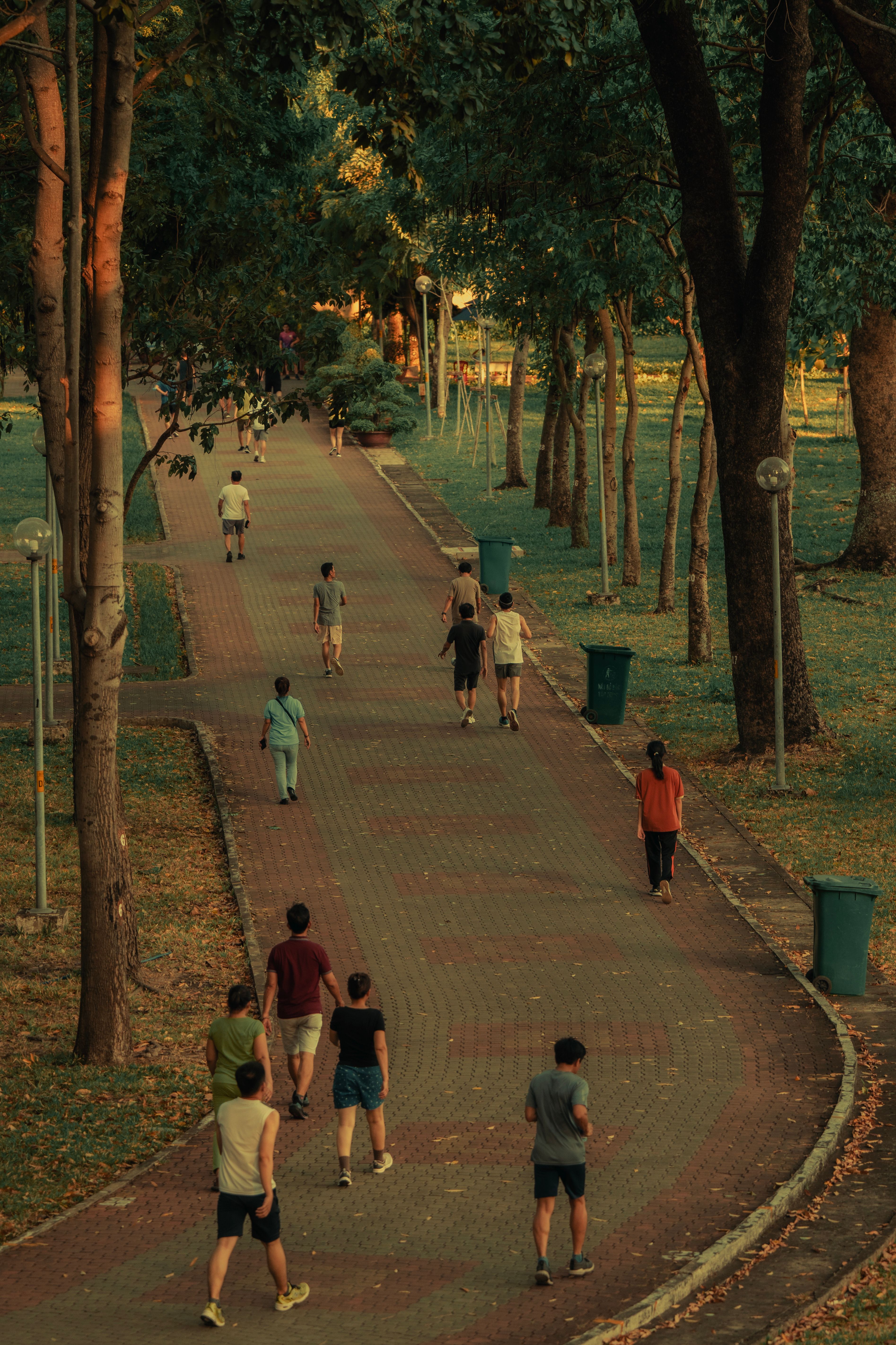 People Walking in a Park · Free Stock Photo