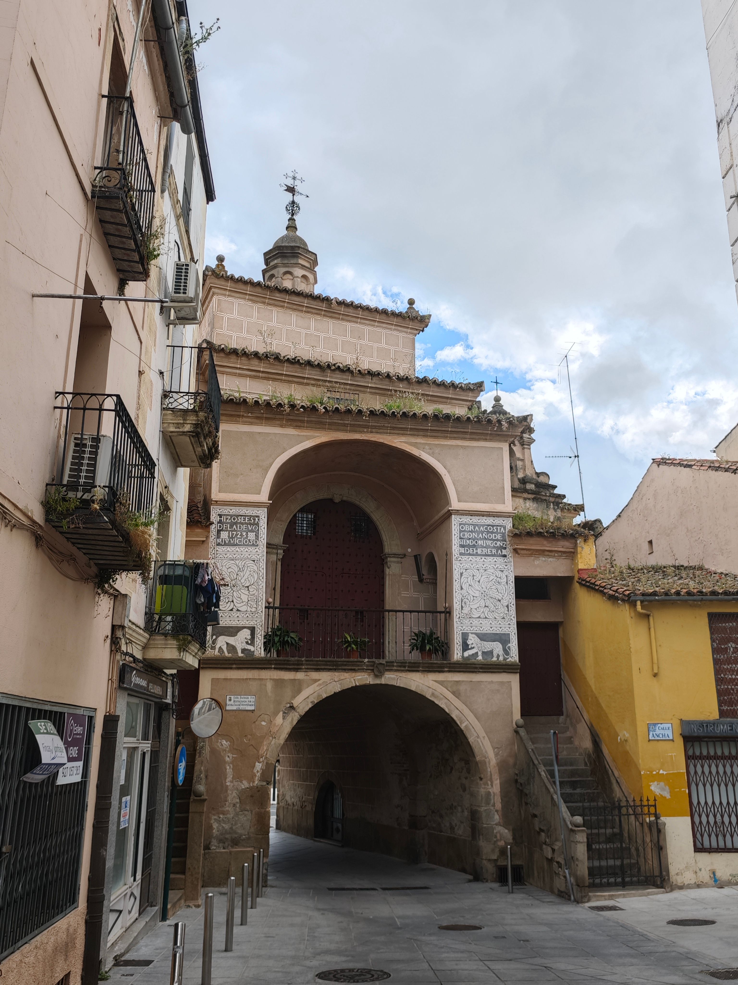 Arched Story Road Bridge in Puerta Trujillo Tourist Area in Plasencia ...