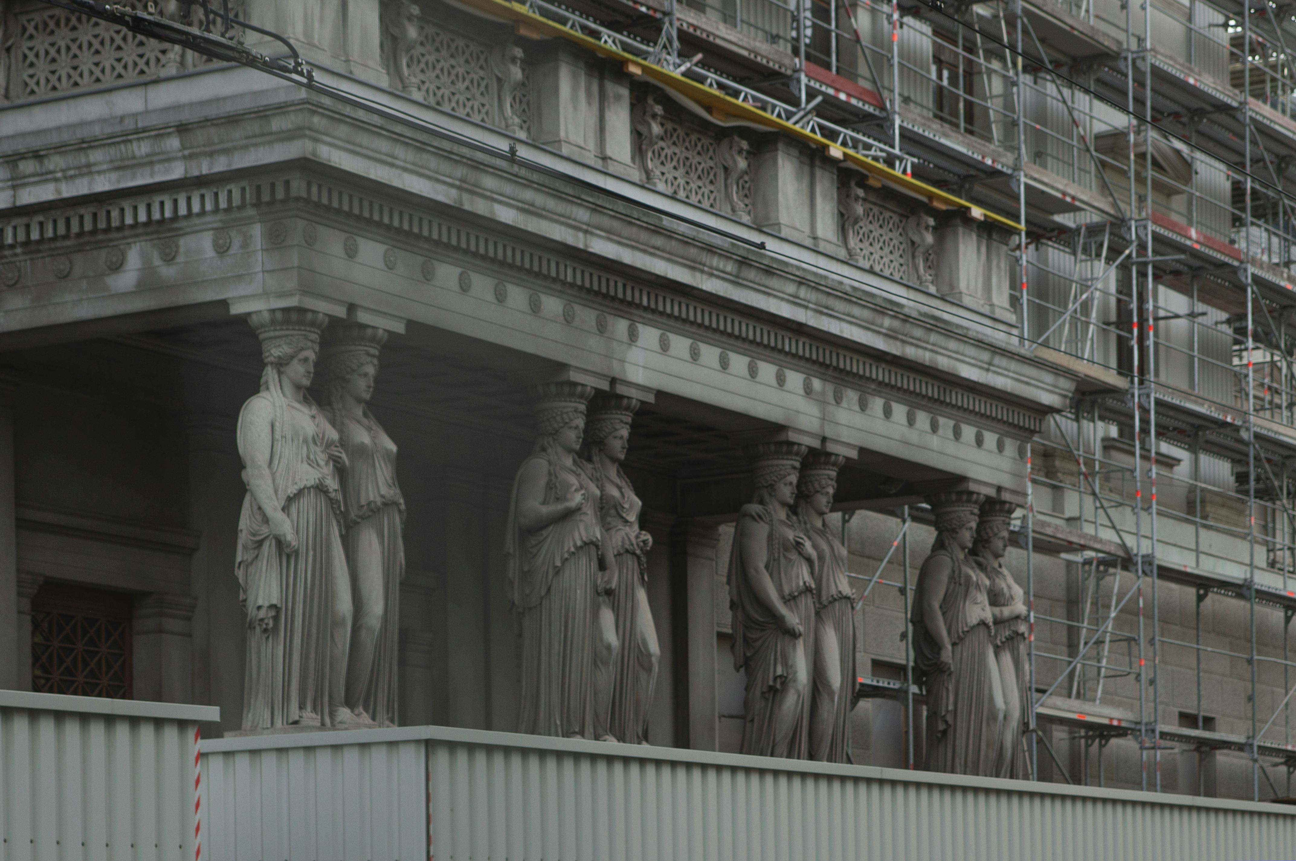 Facade of Parliament Building in Vienna in Austria with Classical ...