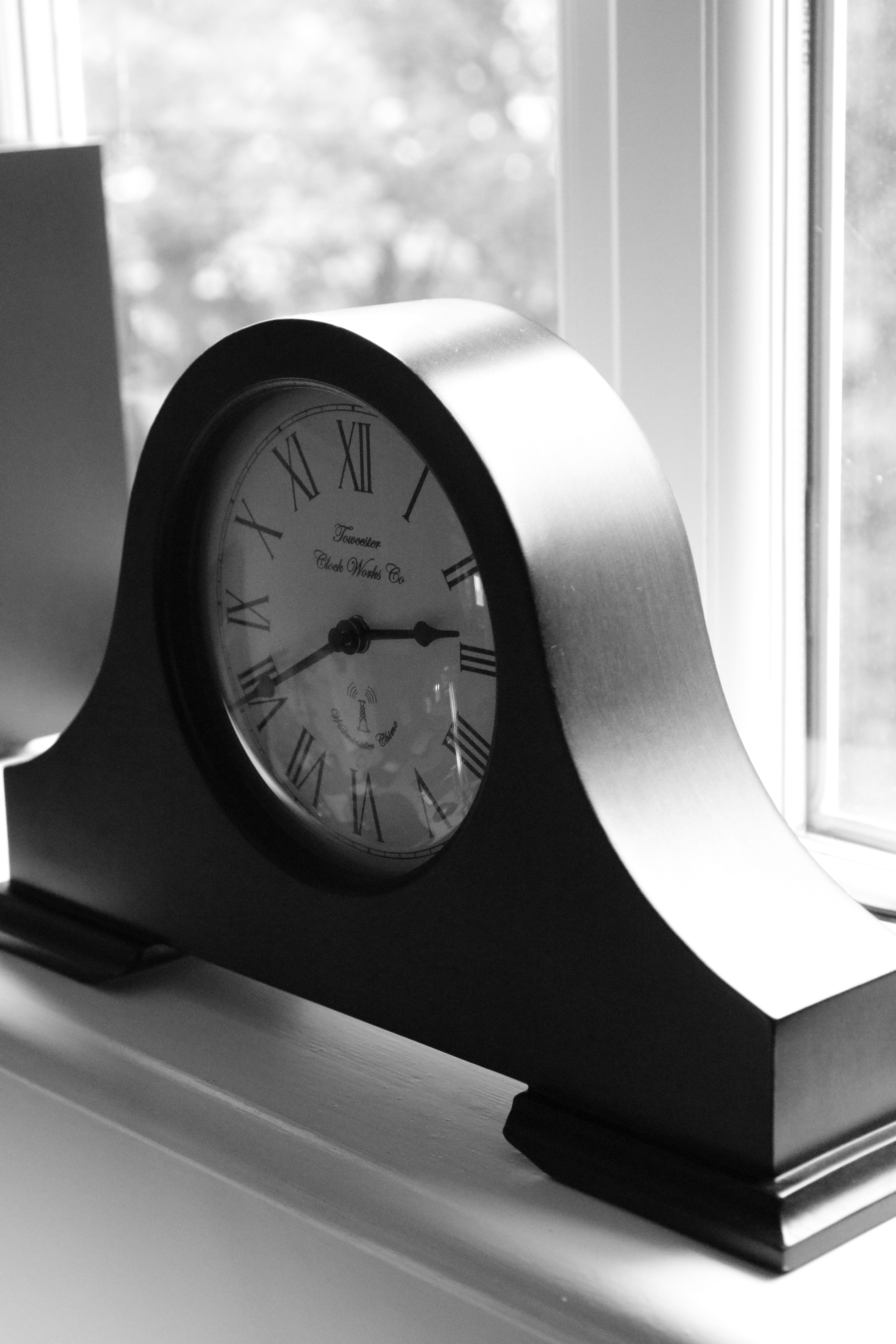 Retro Analog Clock · Free Stock Photo