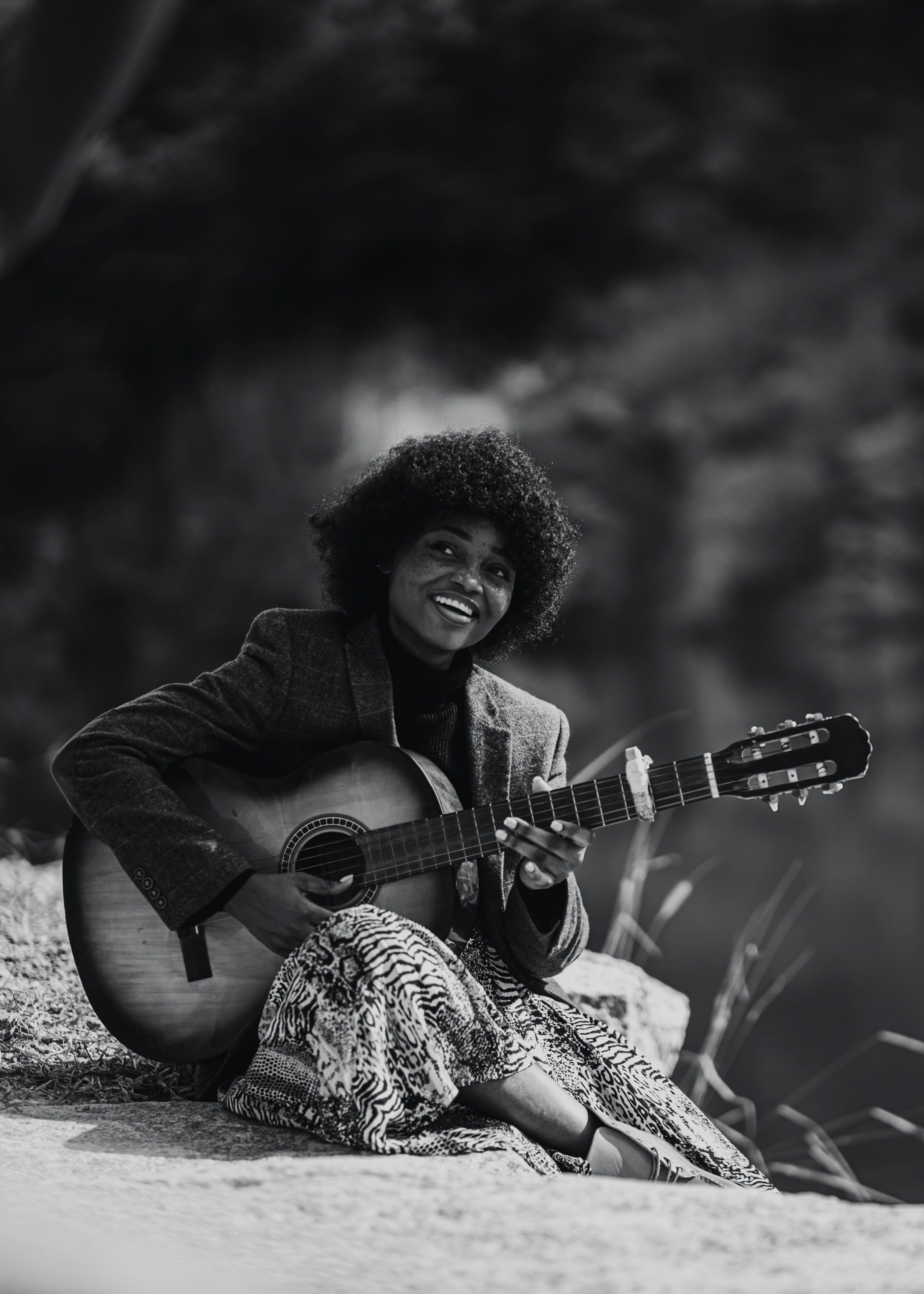 Singer Skirt Photos, Download The BEST Free Singer Skirt Stock Photos ...