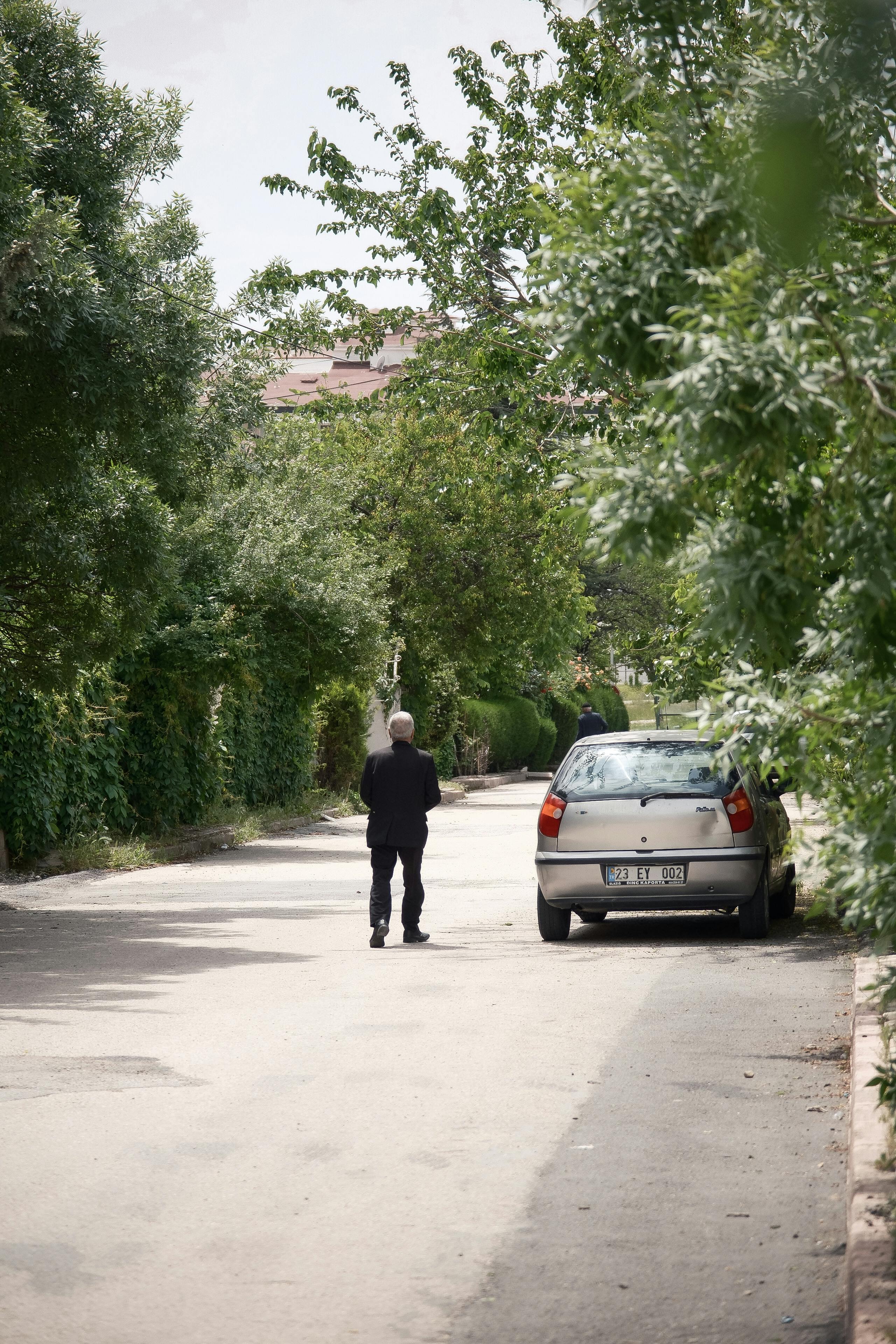 Man On Road Photos, Download The BEST Free Man On Road Stock Photos ...