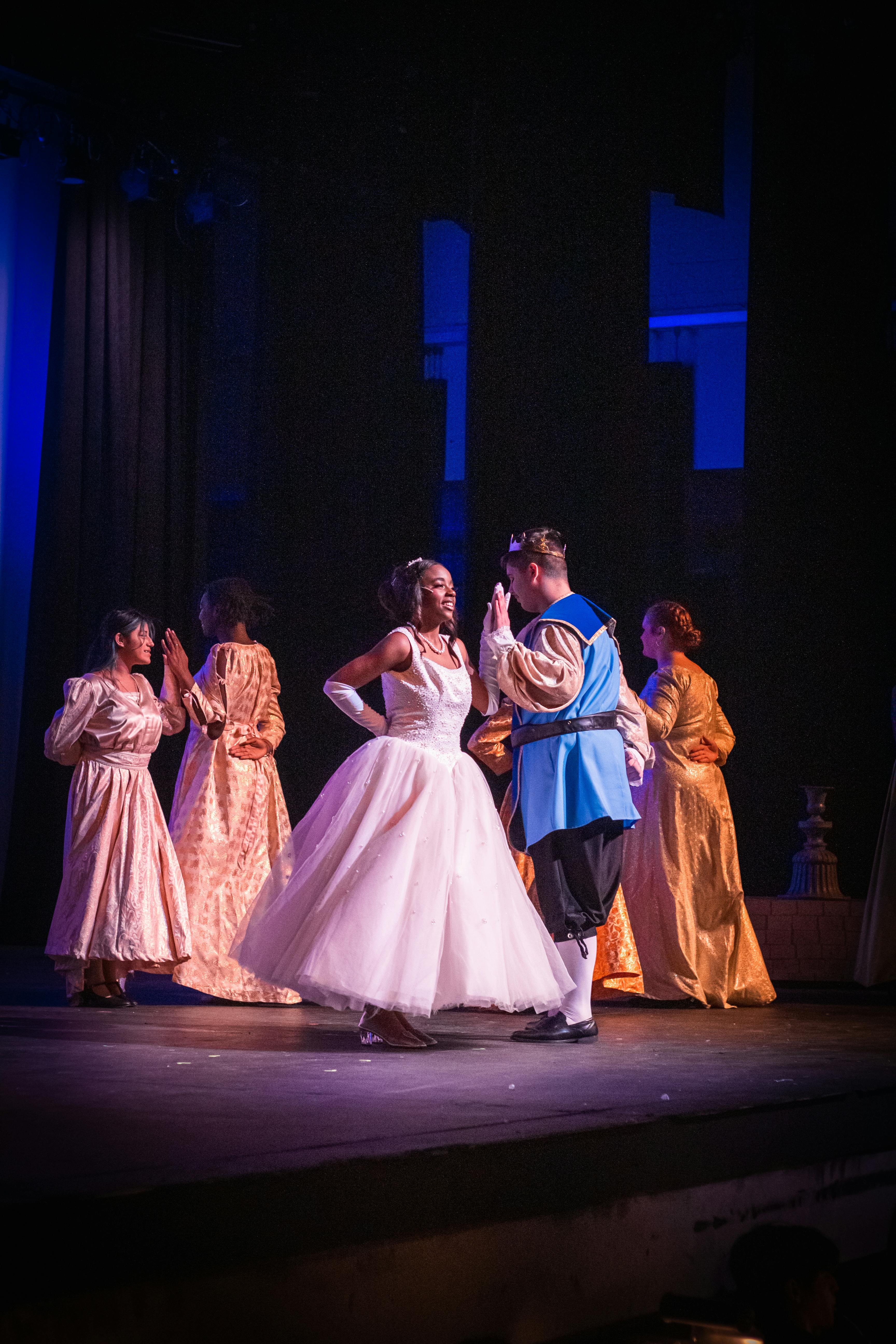 Prince And Princes Dance Photos, Download The BEST Free Prince And ...