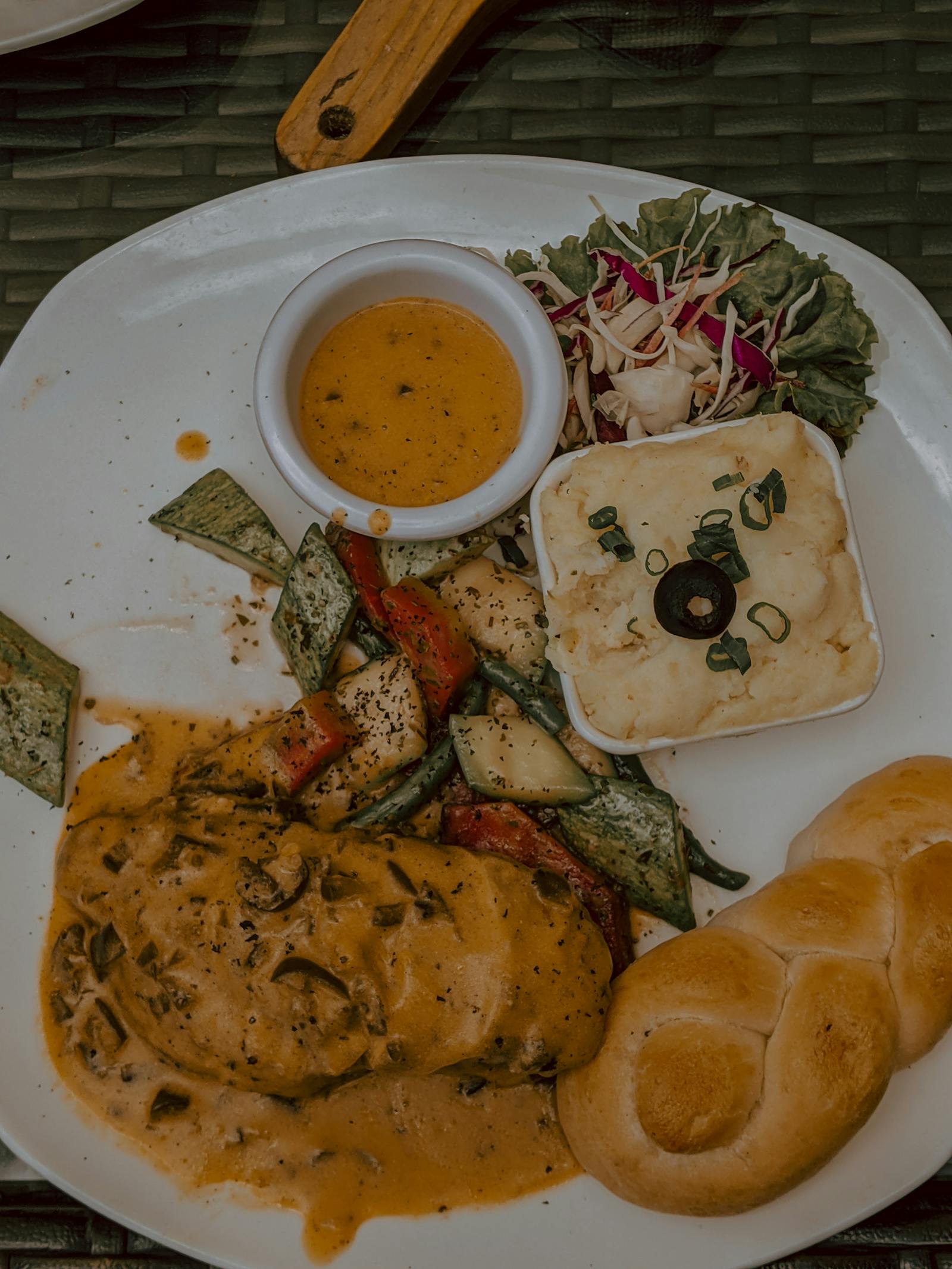 Chicken Roll Photos, Download The BEST Free Chicken Roll Stock Photos ...