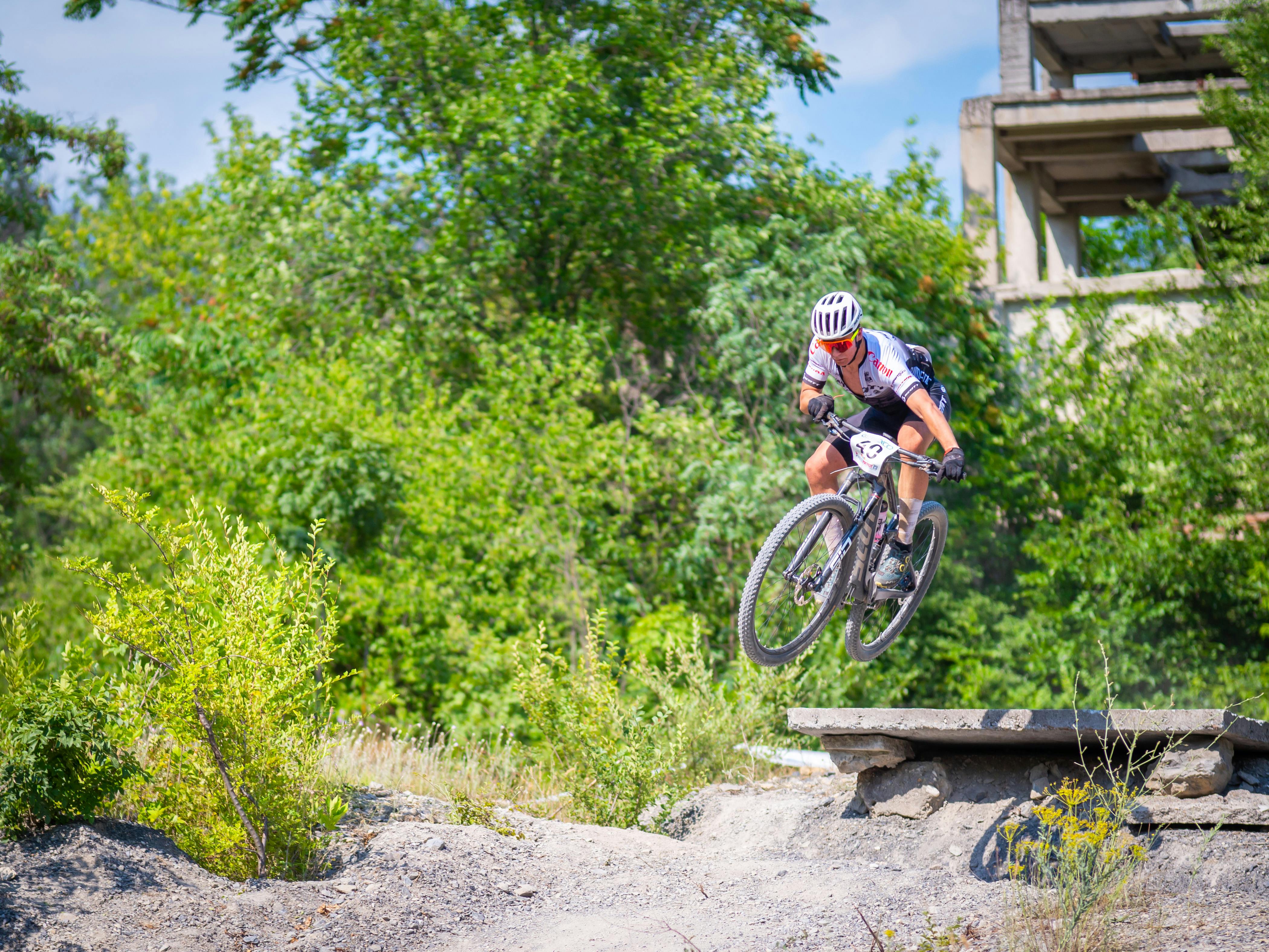 Man Jumping on MTB · Free Stock Photo