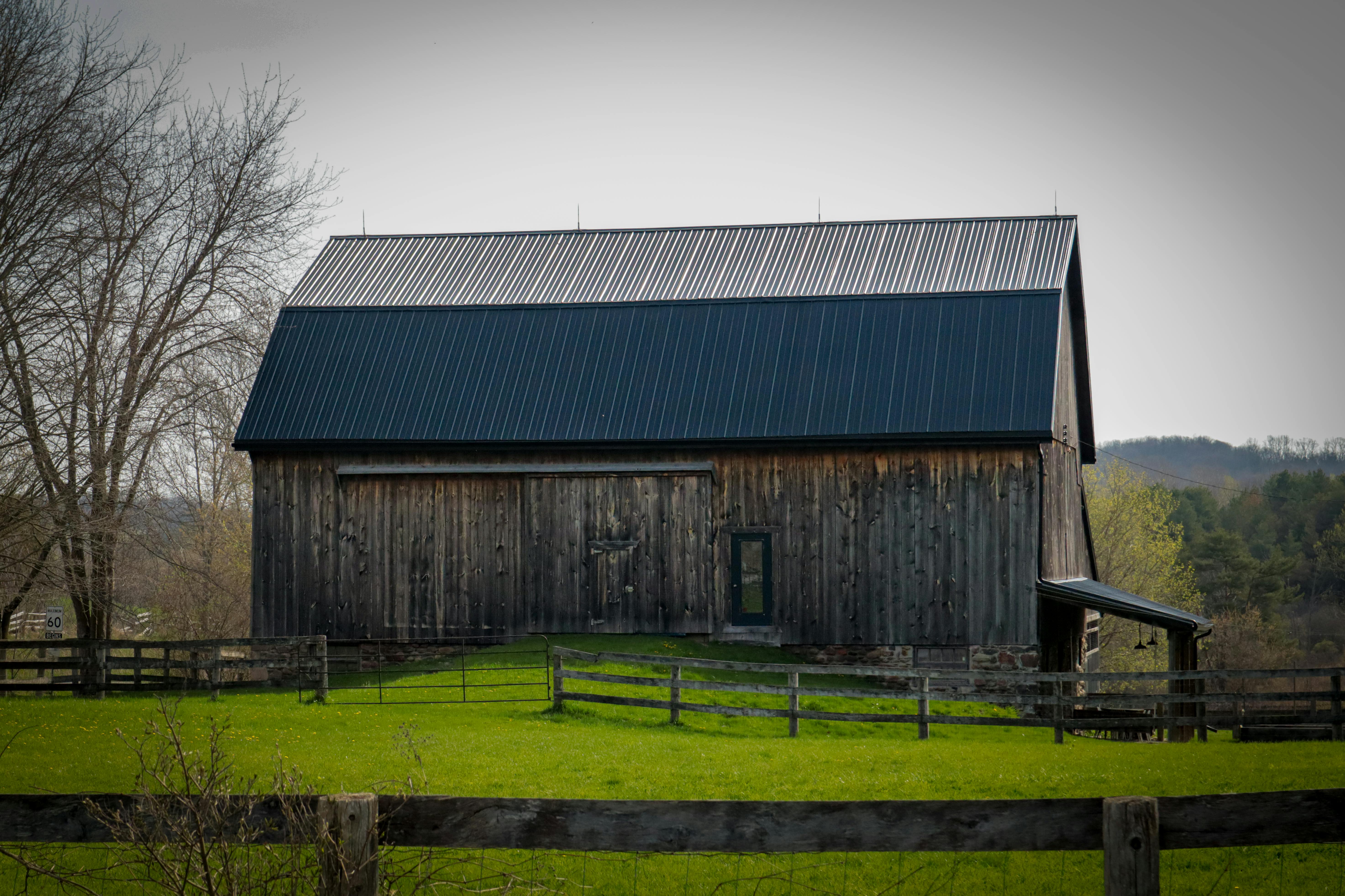 Barn at Farm · Free Stock Photo