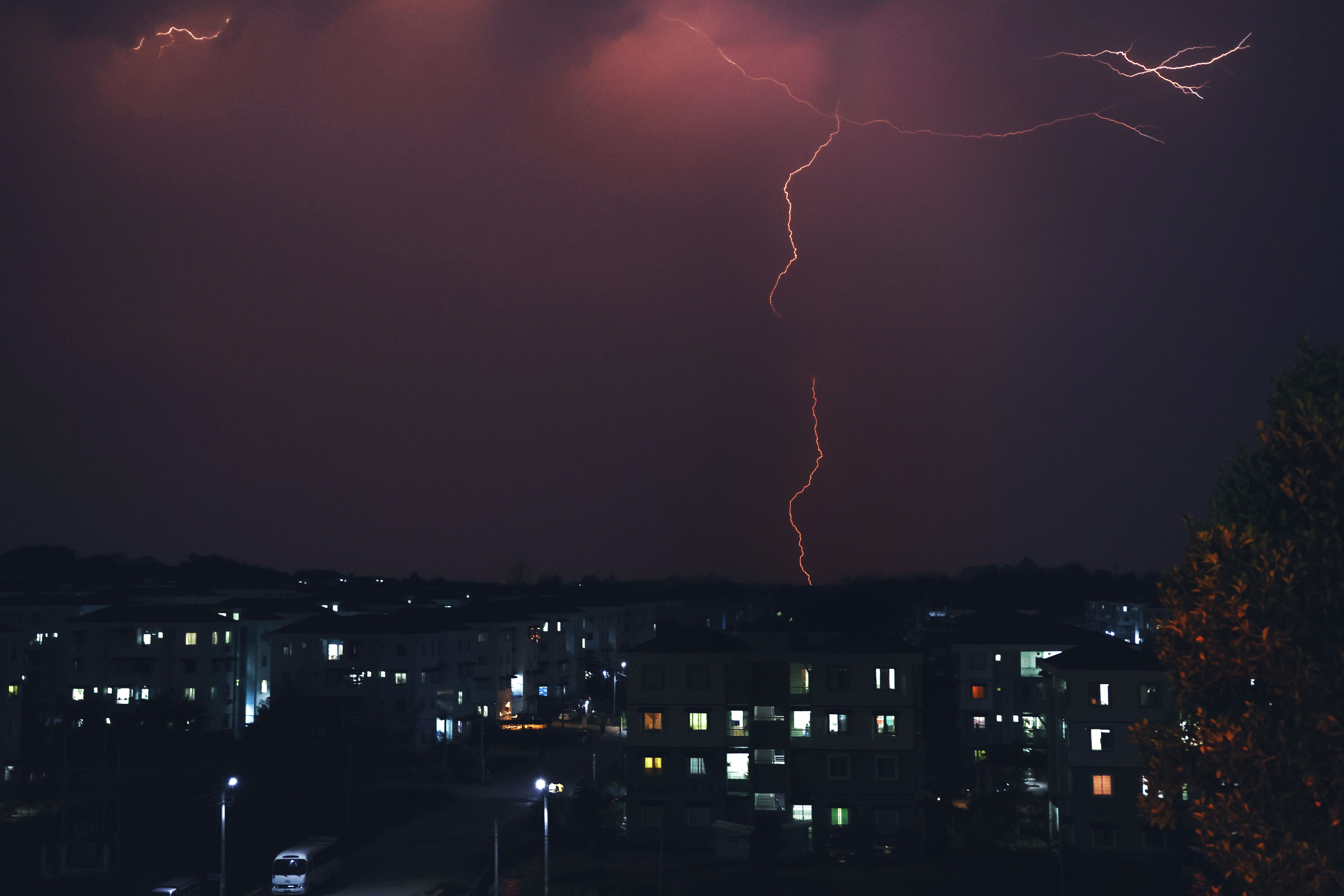 Lightning at Night · Free Stock Photo