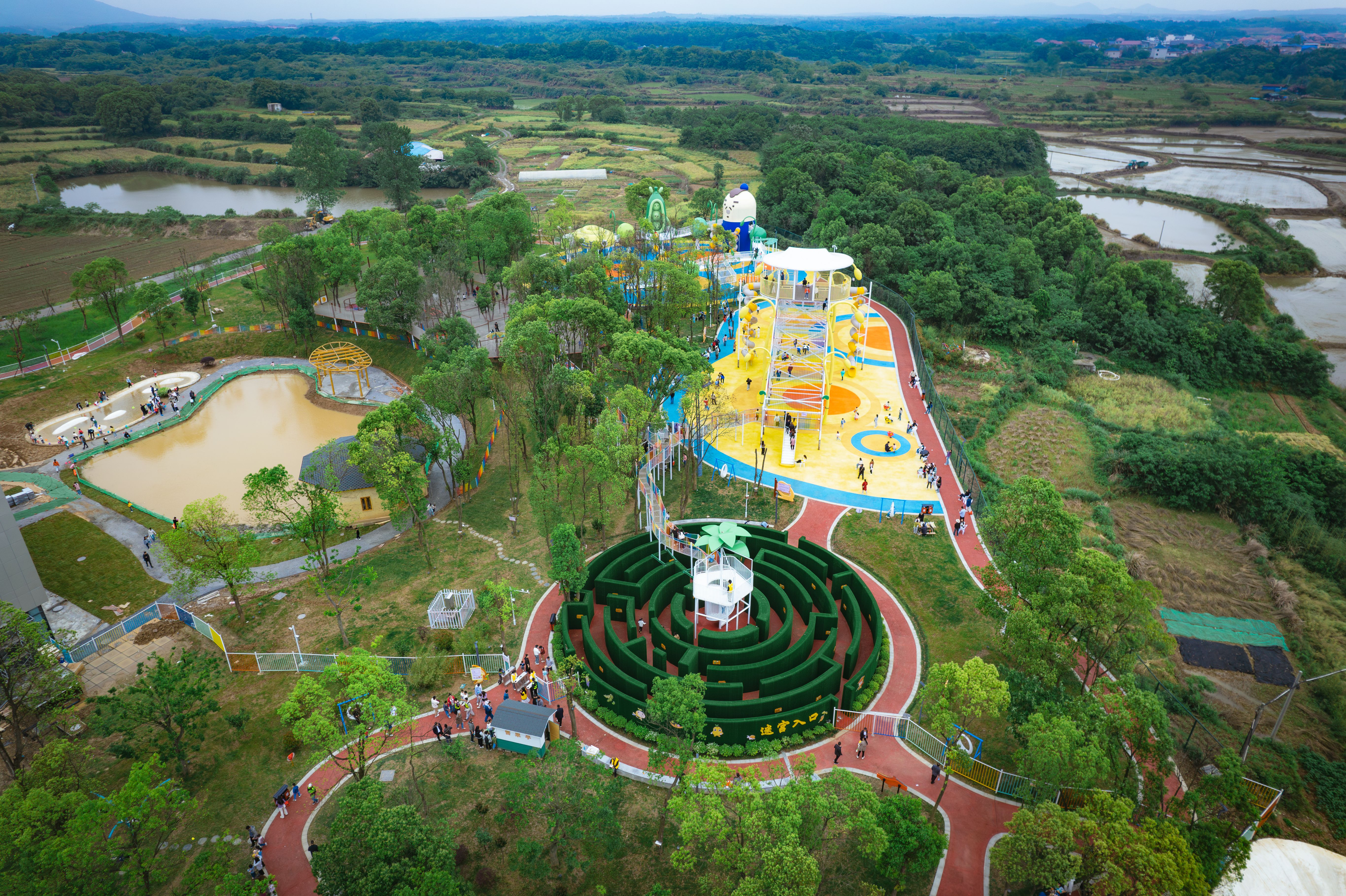 Maze Theme Parks Photos, Download The BEST Free Maze Theme Parks Stock ...