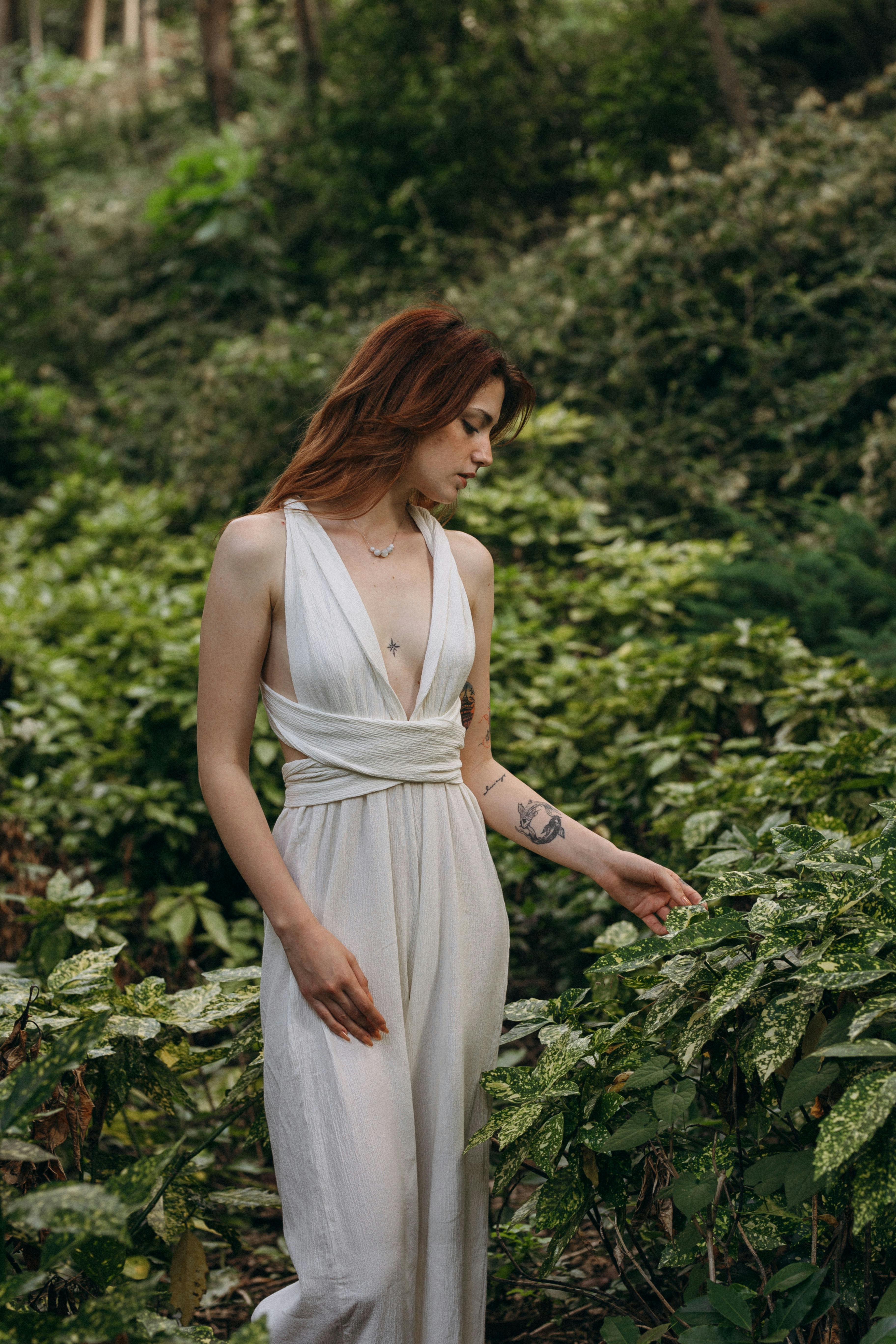 Beautiful Cleavage Ebony Photos, Download The BEST Free Beautiful ...