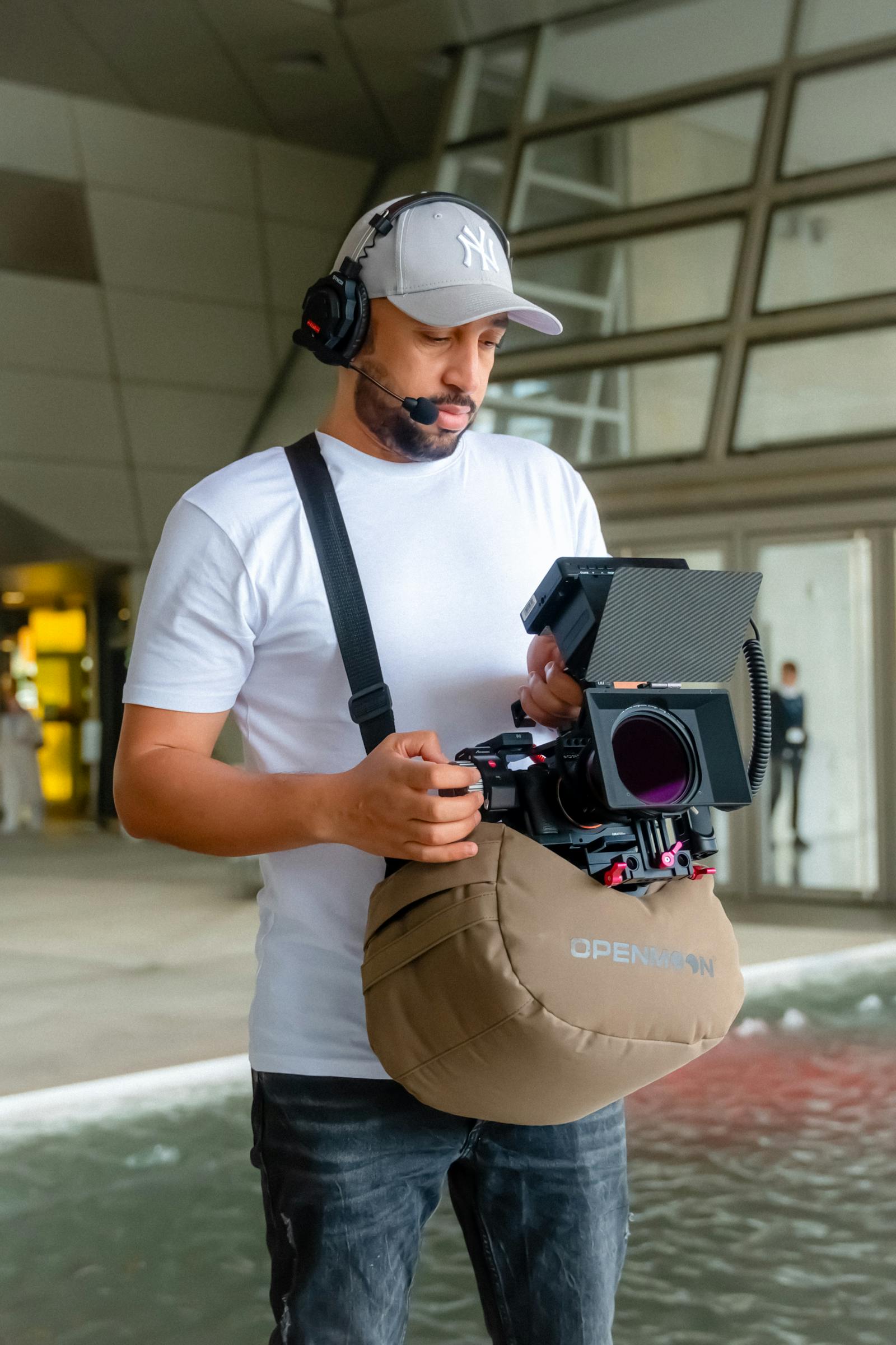 Man With Camera Photos, Download The BEST Free Man With Camera Stock ...