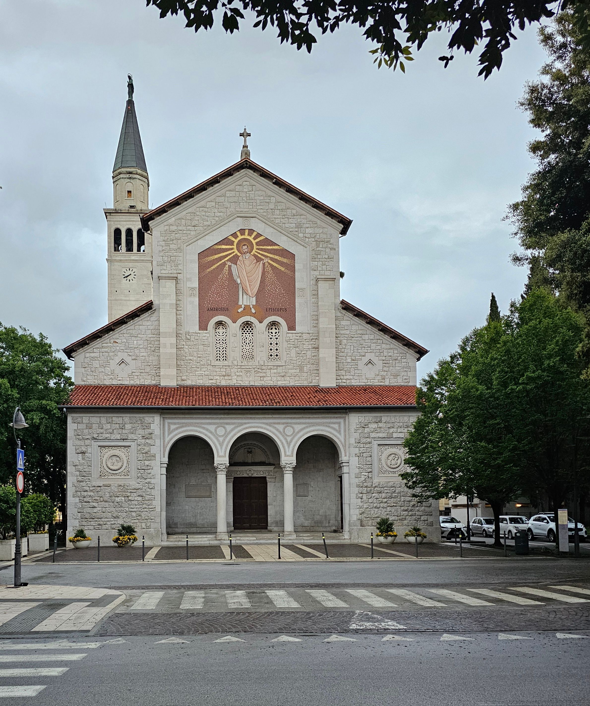 Duomo Arcipetrale di SantAmbrogio in Montefalcone in Italy · Free Stock ...