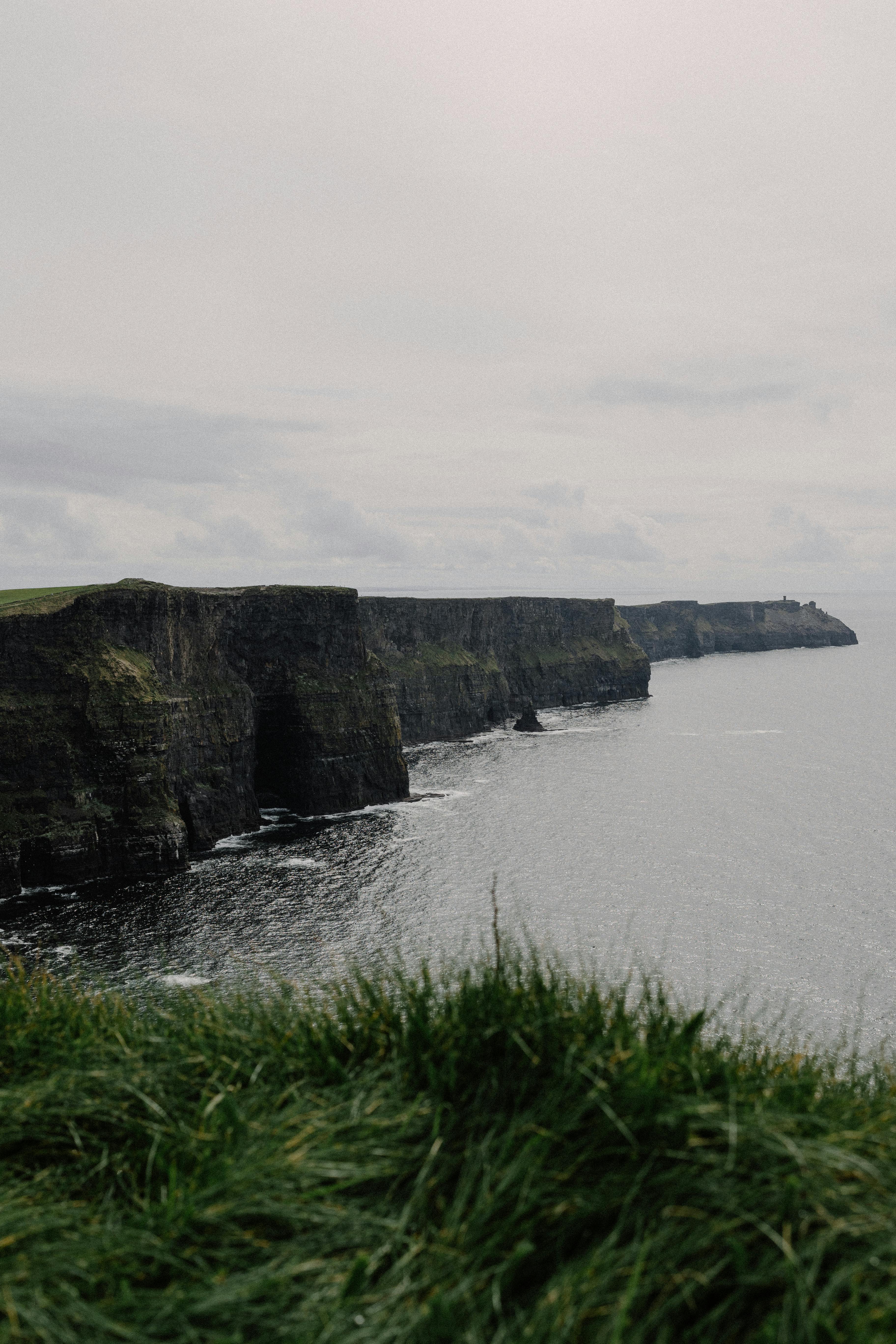Scenic Panorama of Green Cliffs of Moher, Ireland · Free Stock Photo