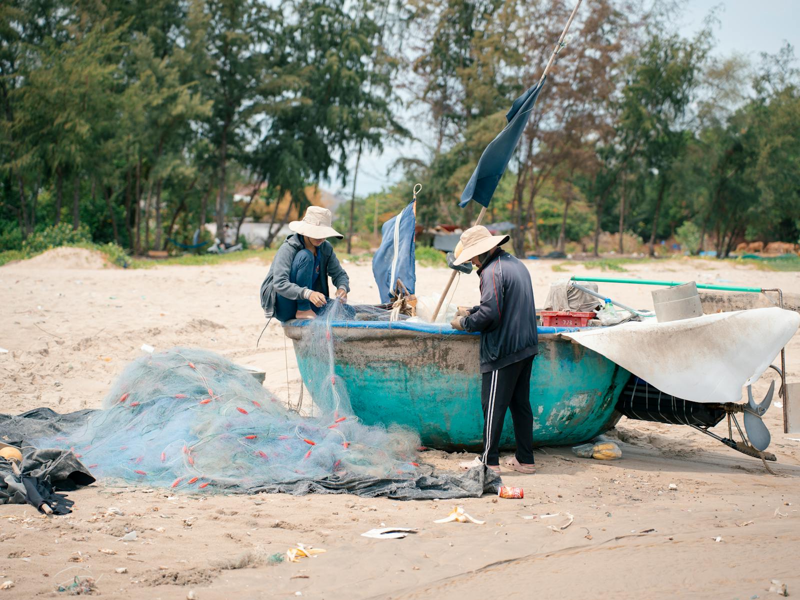 Beach Working Photos, Download The BEST Free Beach Working Stock Photos ...