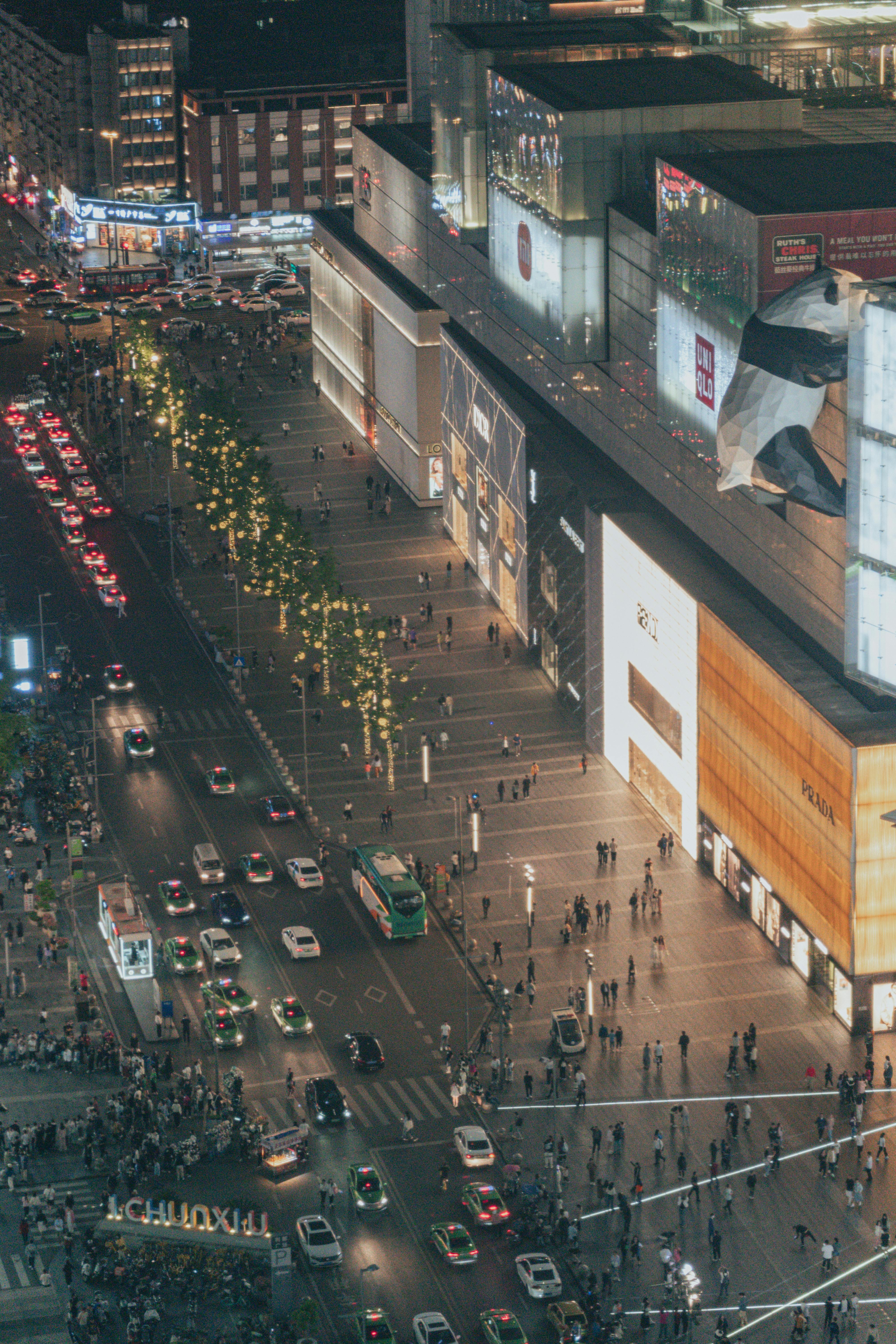 Empty Square at Night · Free Stock Photo