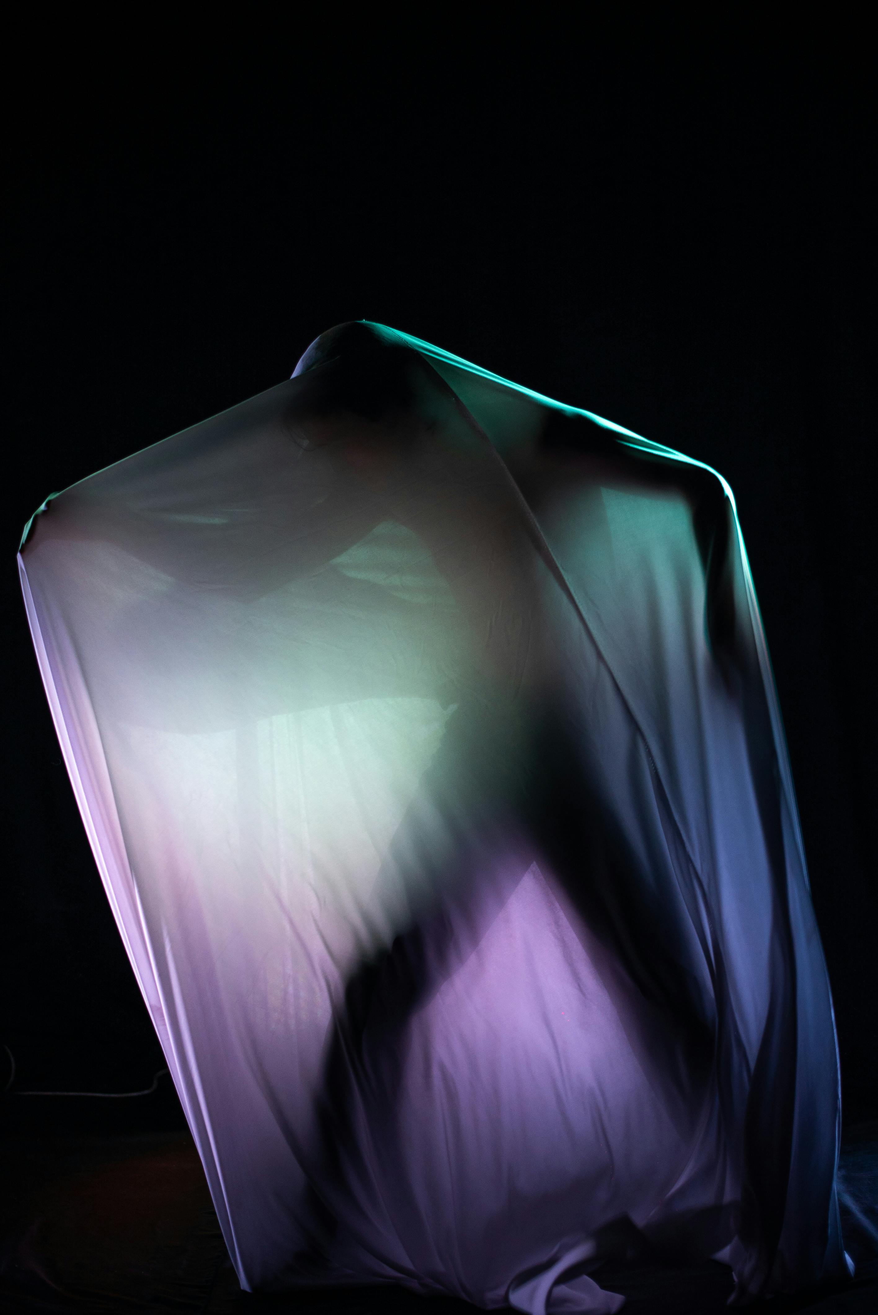 Person's Body Covered with Cloth · Free Stock Photo