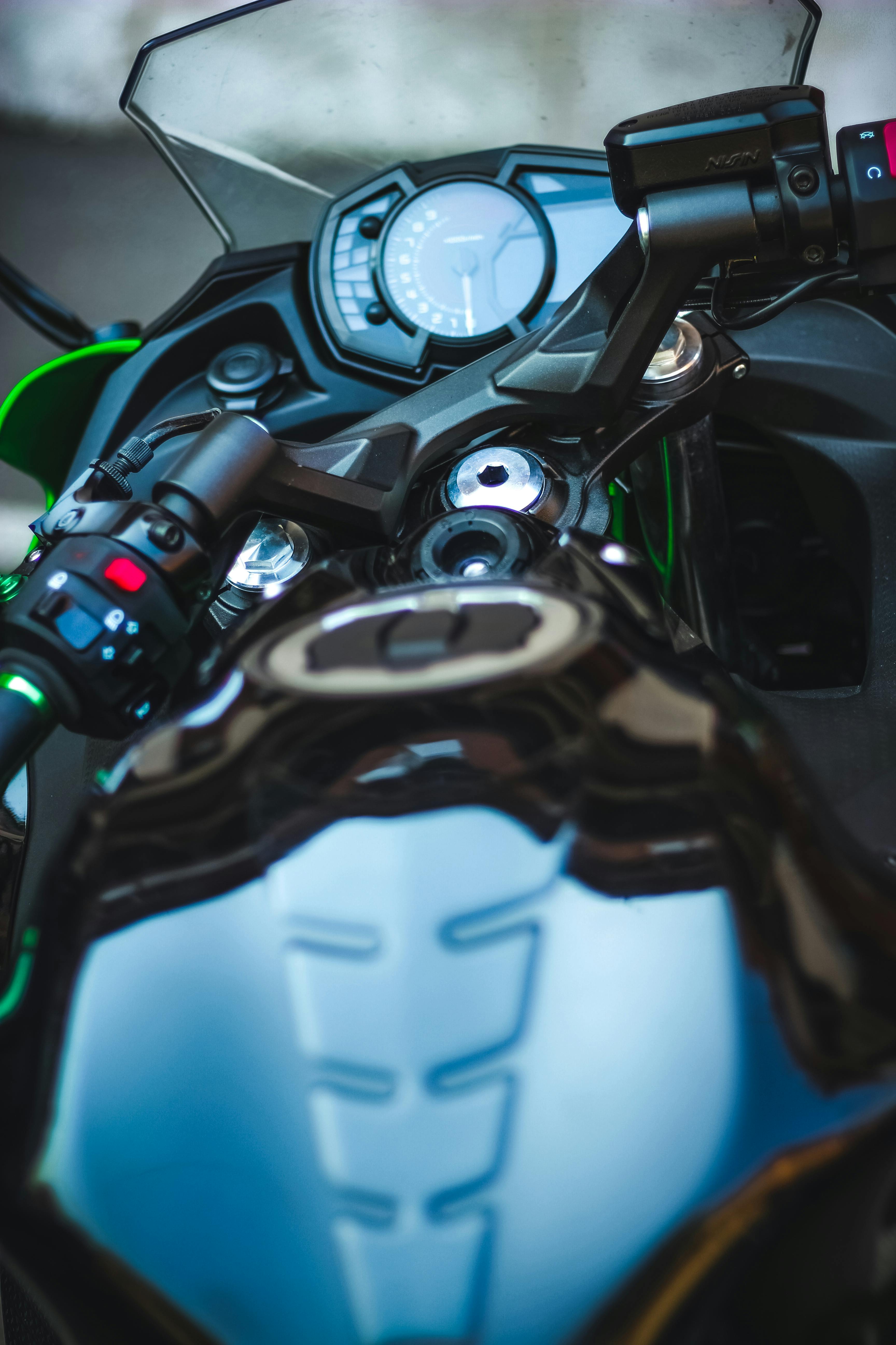 Blue and Black Sport Motorcycle · Free Stock Photo