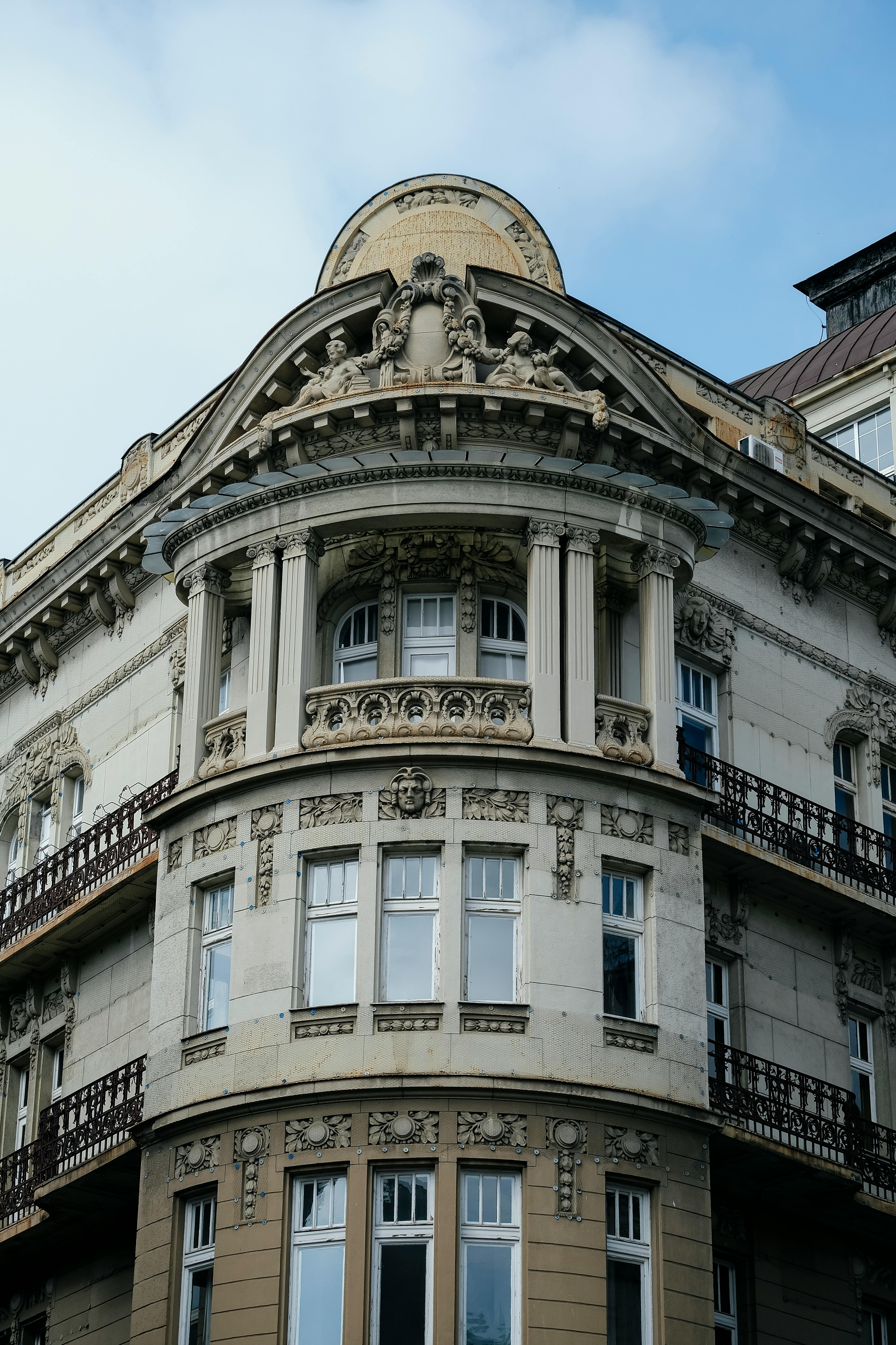 Sanu Building Photos, Download The BEST Free Sanu Building Stock Photos ...