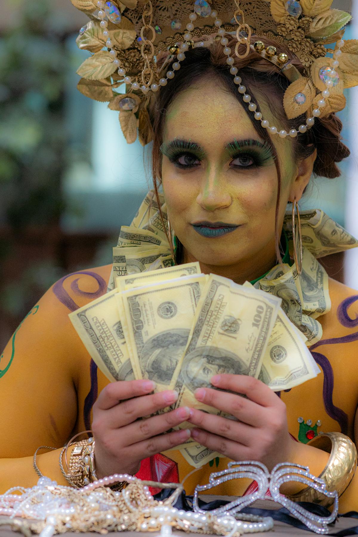 Woman Money Photos, Download The BEST Free Woman Money Stock Photos ...