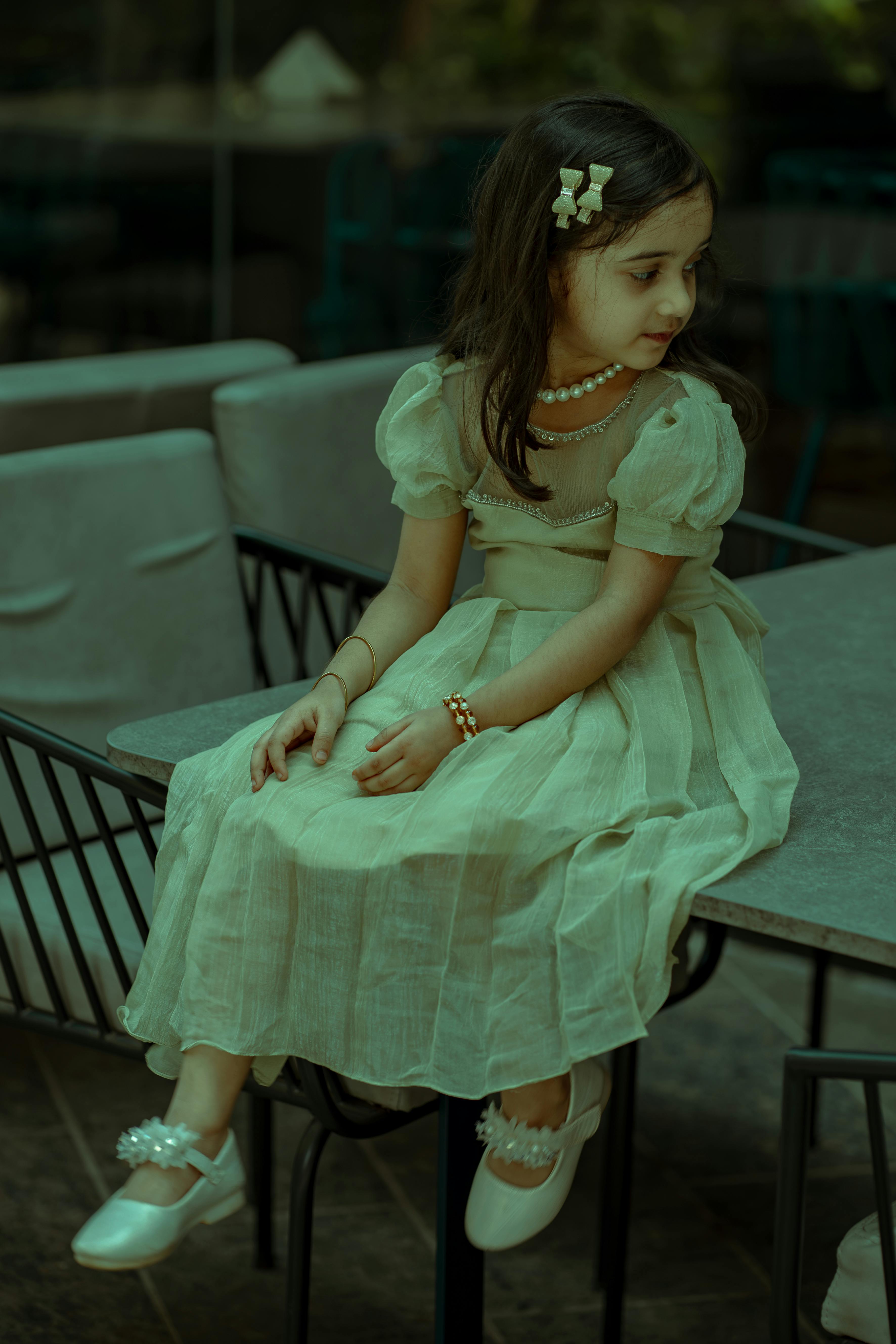 Princess Bowing Photos, Download The BEST Free Princess Bowing Stock ...