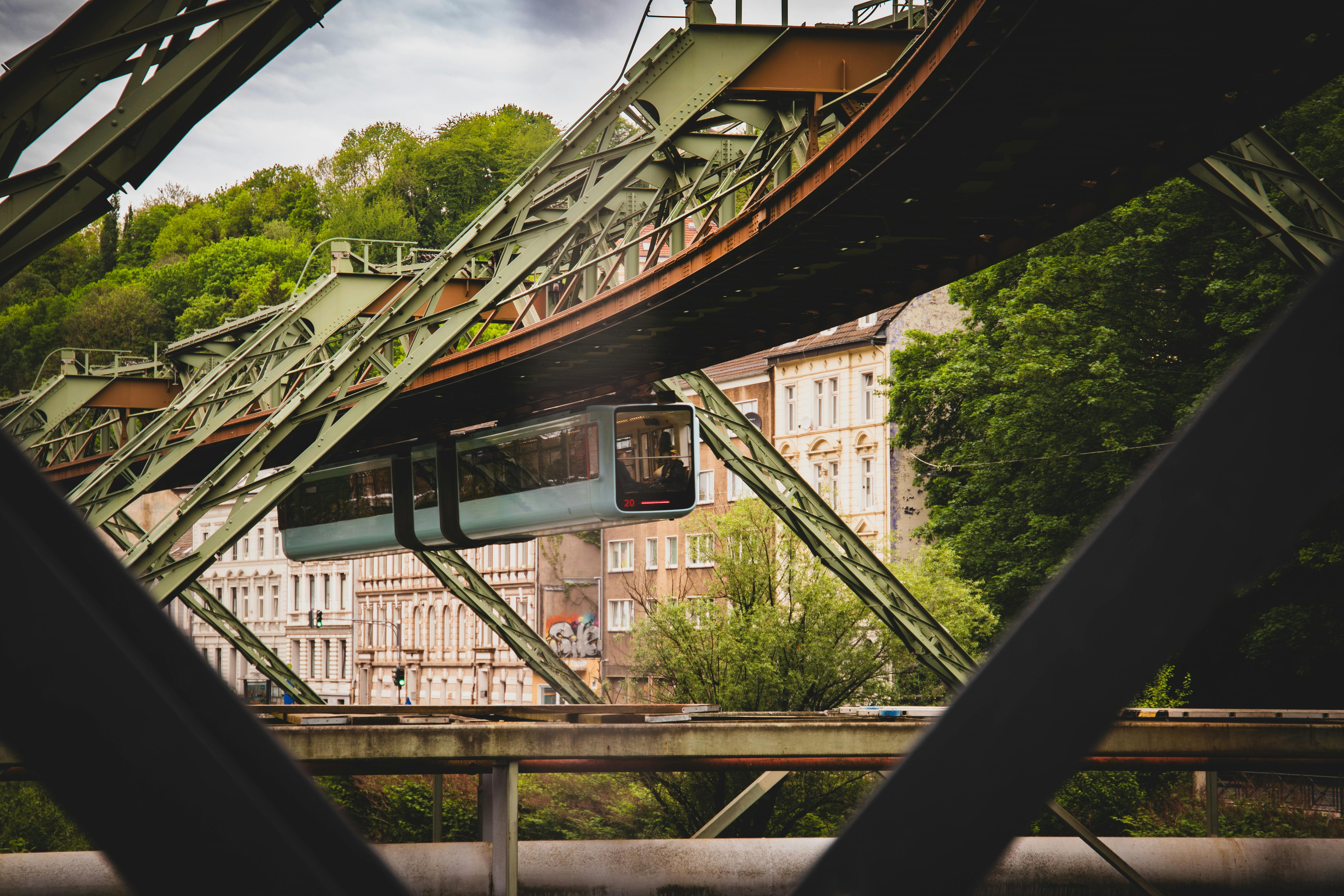 Schwebebahn · Free Stock Photo
