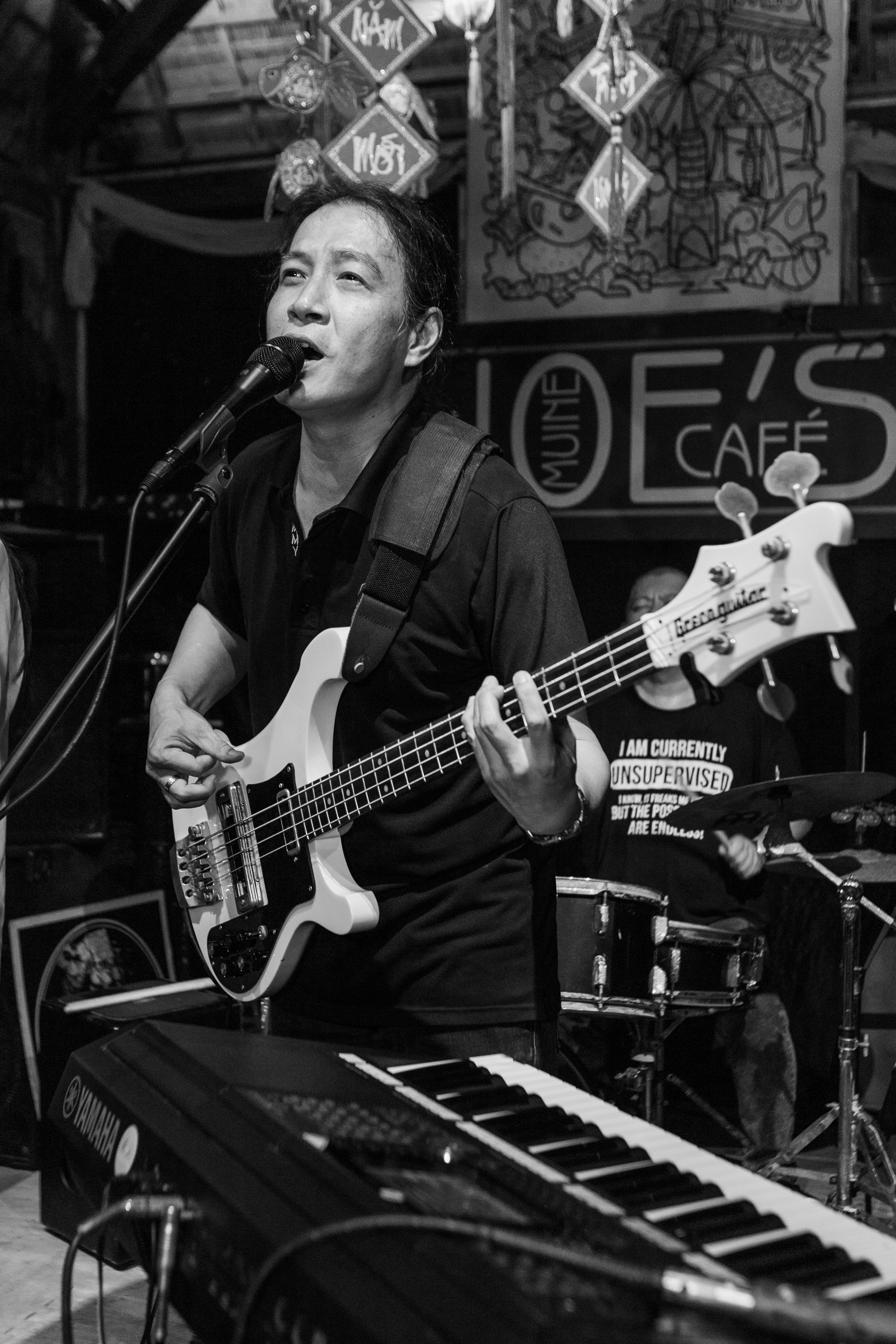 Guitarist Singing during Concert · Free Stock Photo