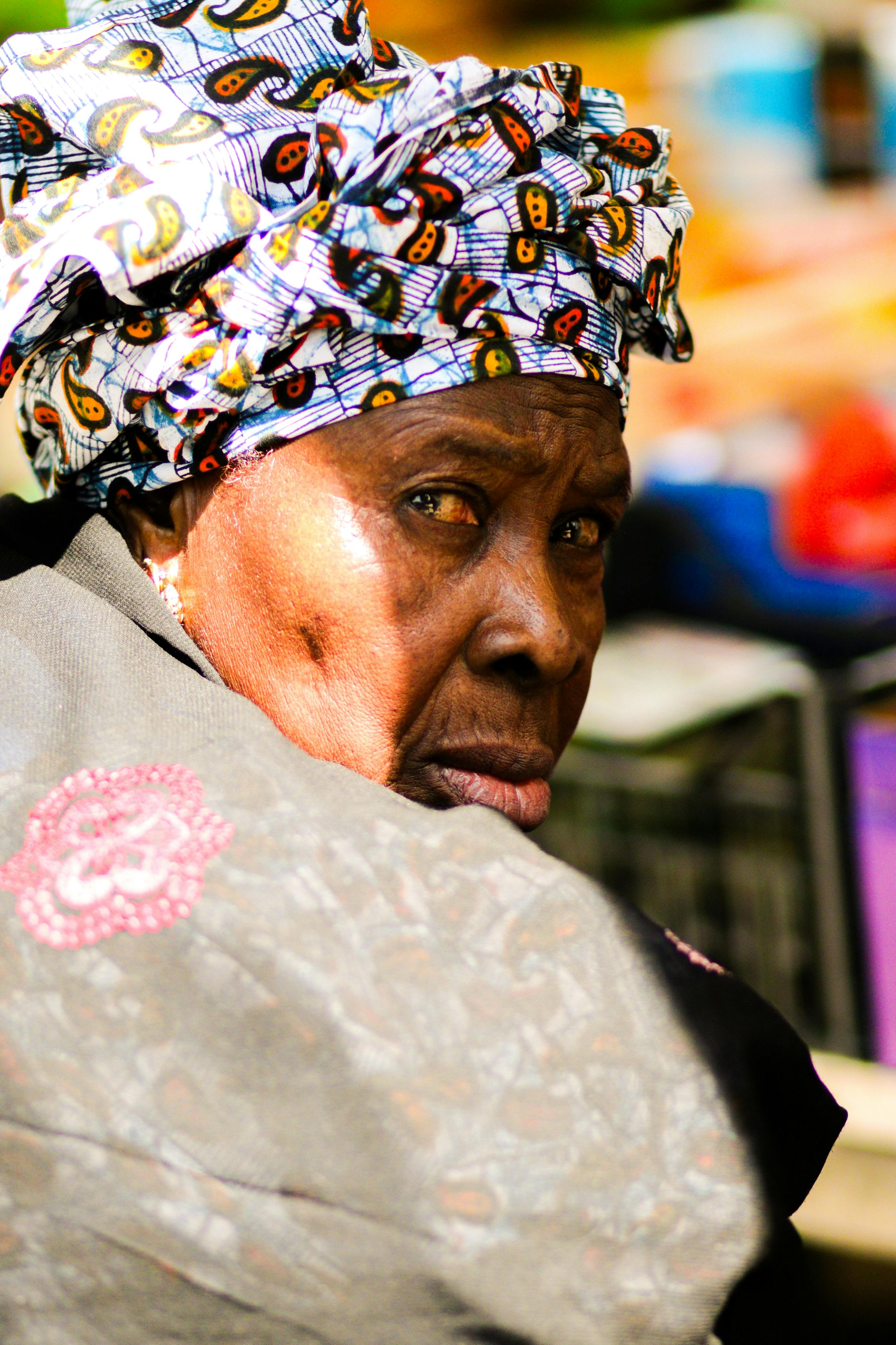 Back View of Senior Woman Looking behind · Free Stock Photo