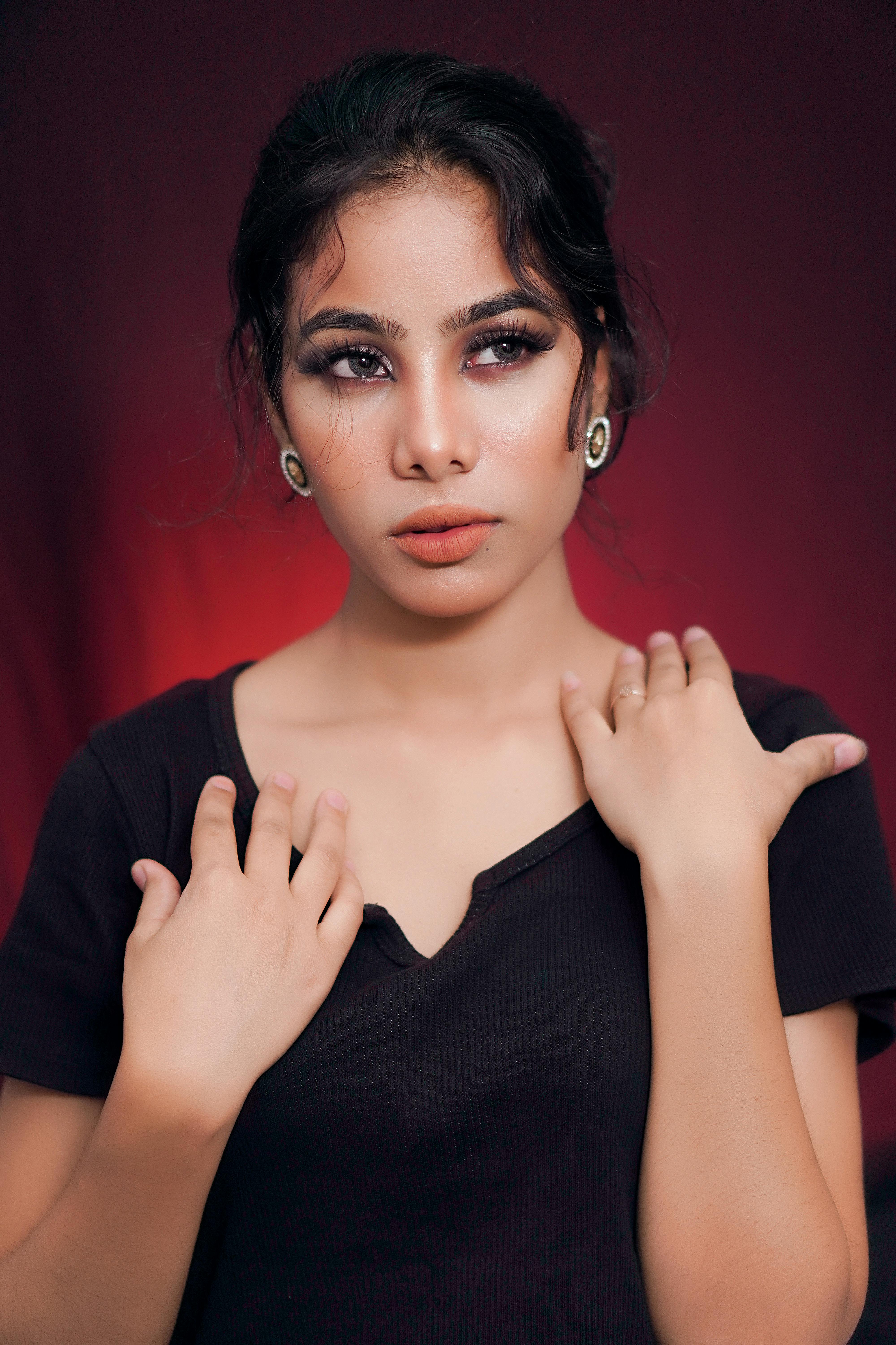 Posing Load Photos, Download The BEST Free Posing Load Stock Photos ...