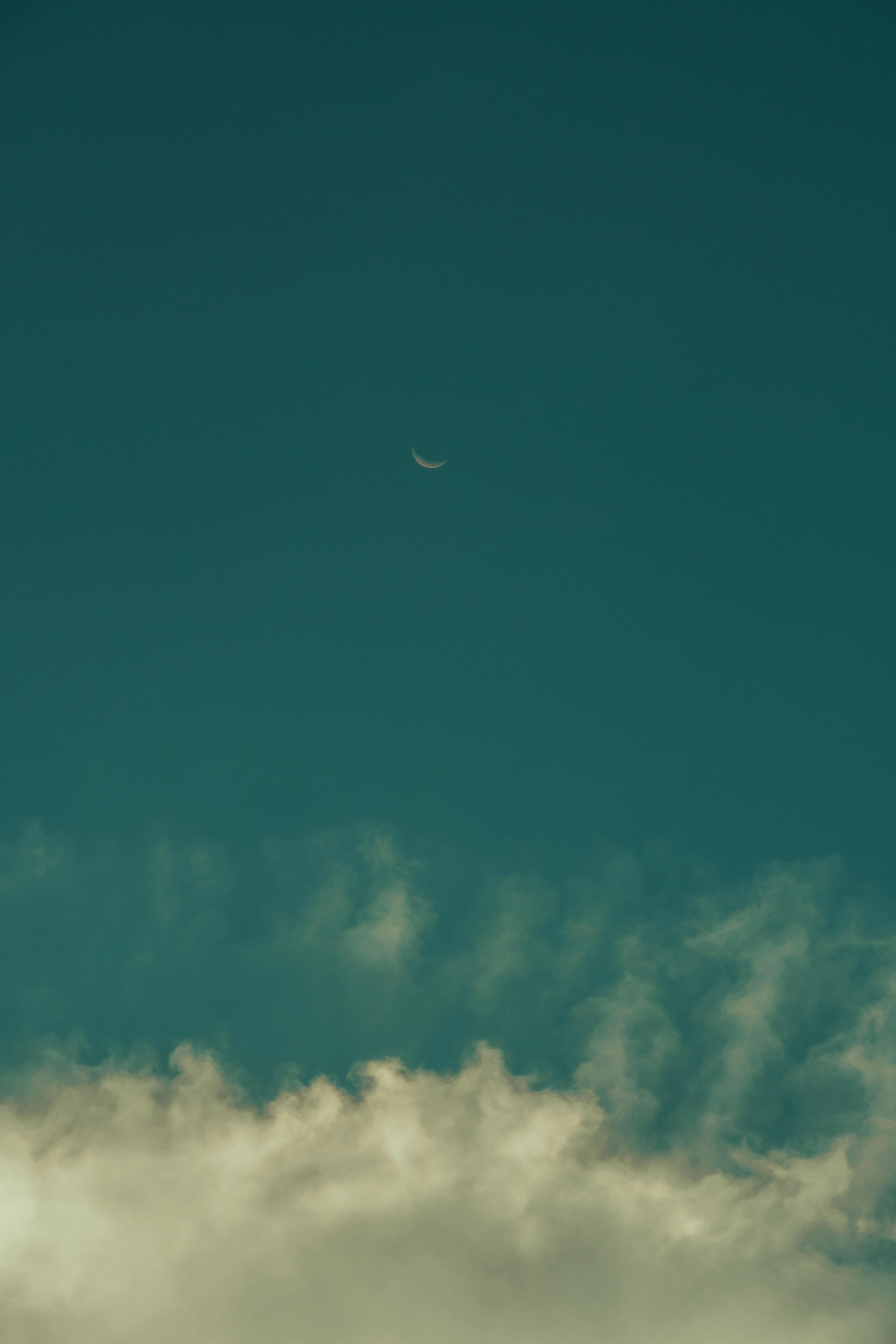Crescent Moon Visible in Daylight · Free Stock Photo
