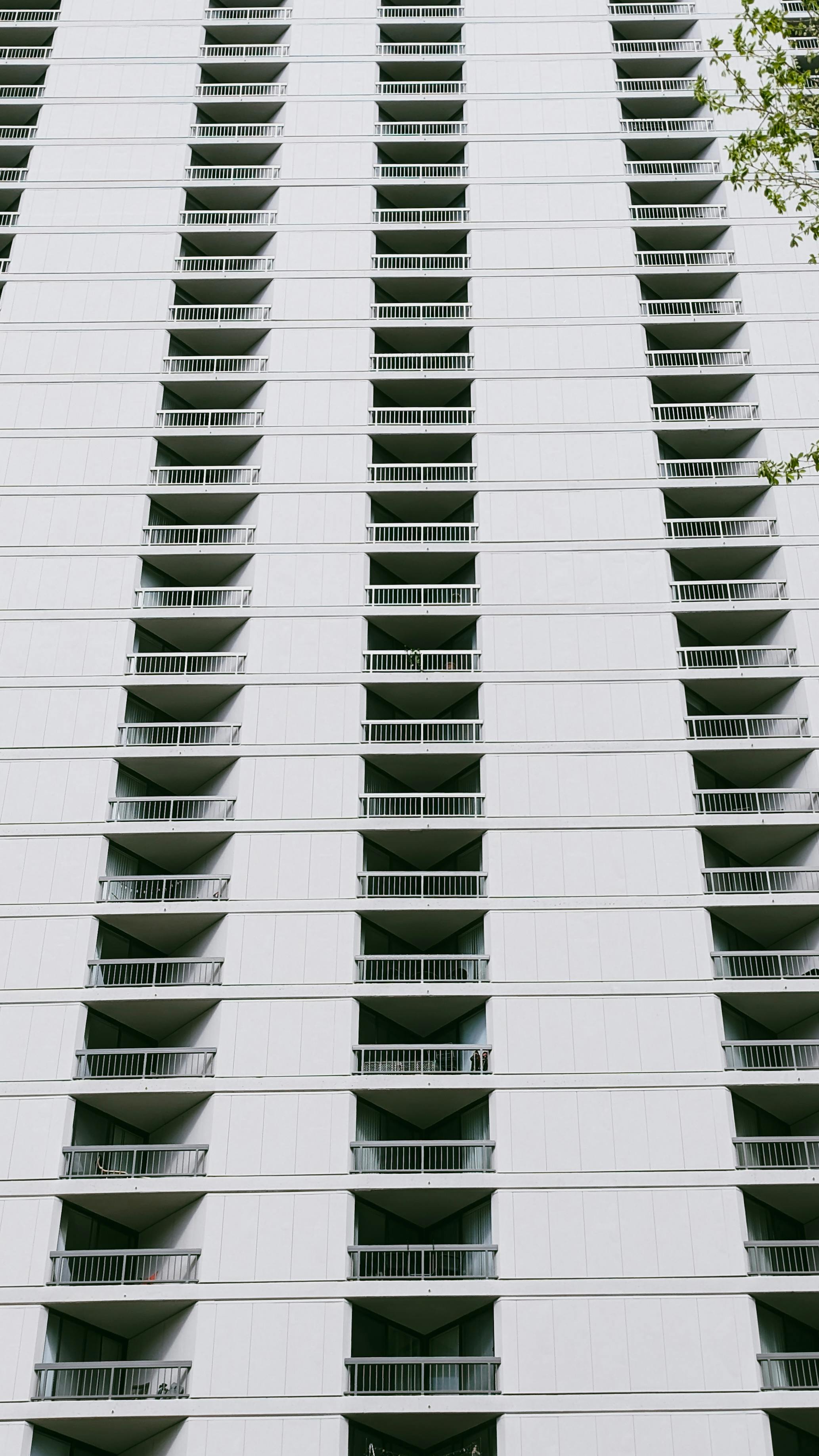 White High-rise Building · Free Stock Photo