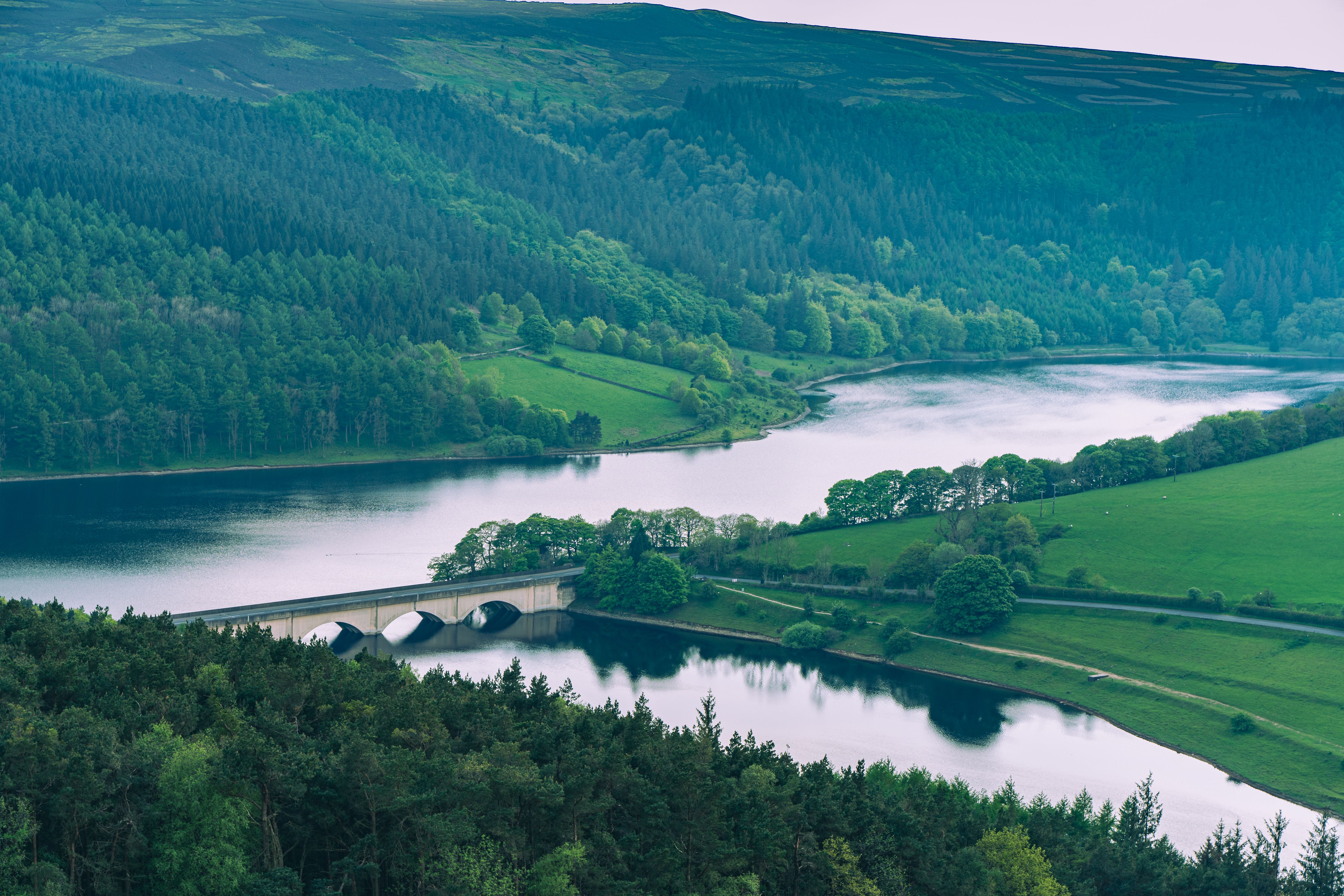 Pemandangan Derwent Edge Peak District Bridge Trees Greenery Fields ...