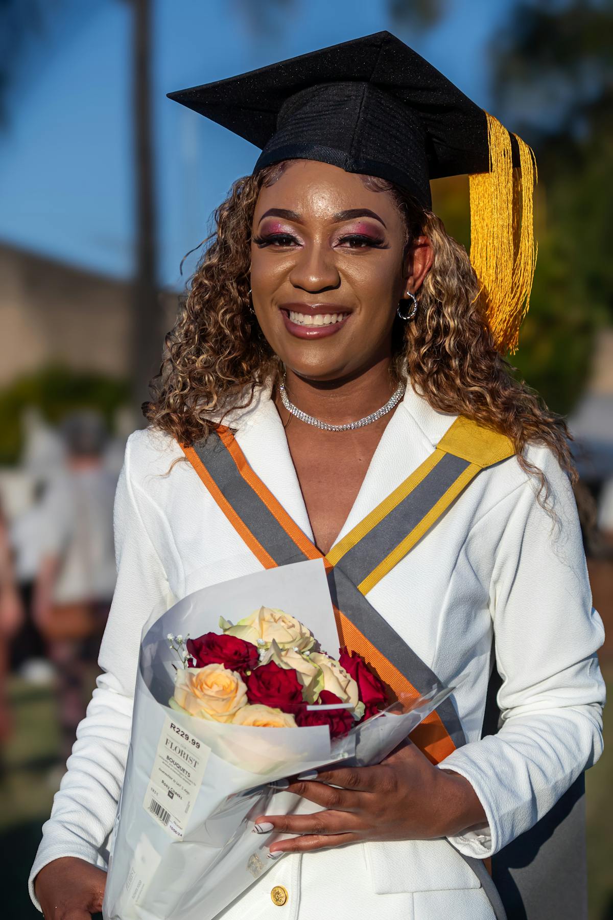 White Gown For Graduation Photos, Download The BEST Free White Gown For ...