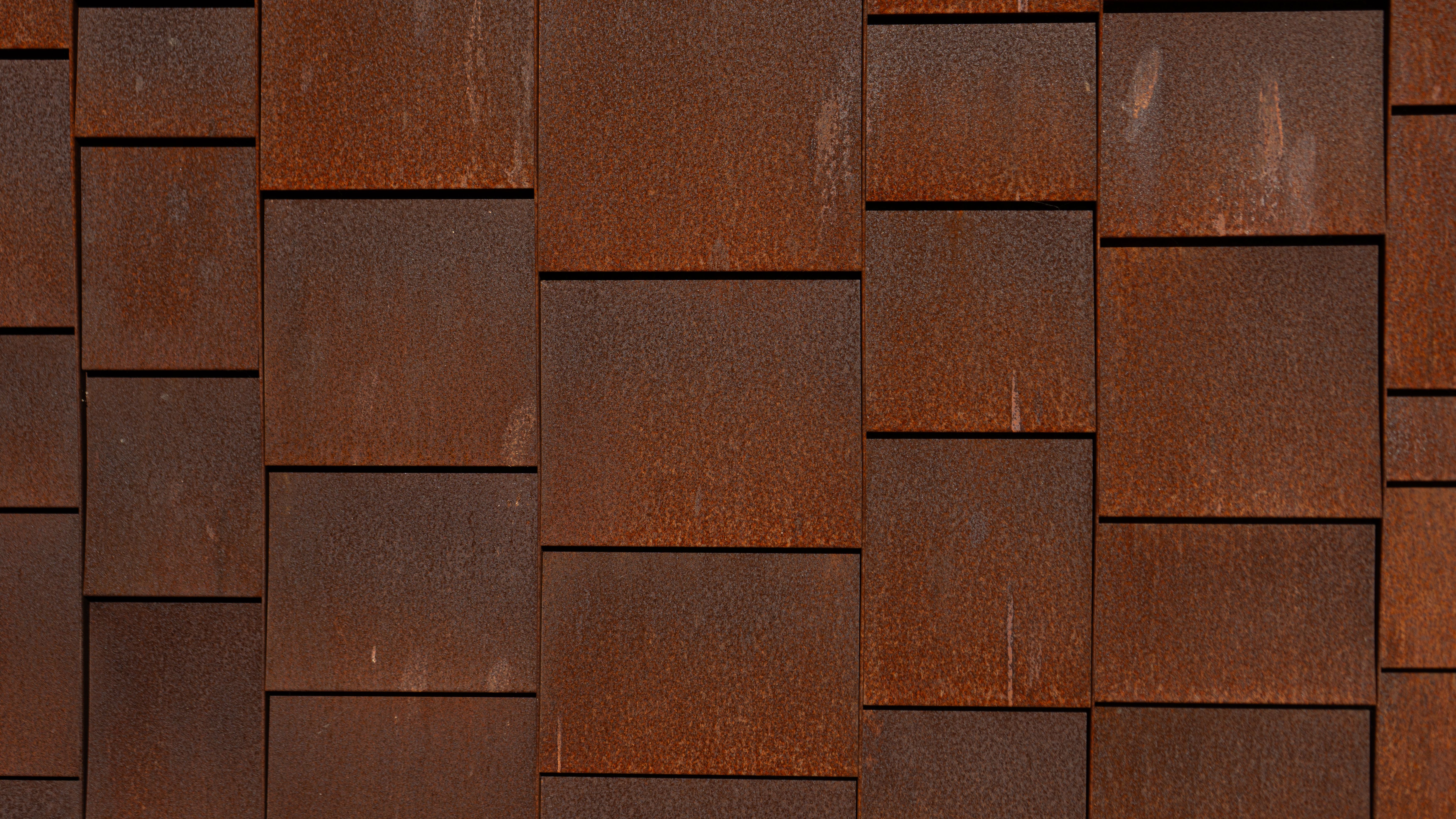 Modern Rusty Metal Wall Texture with Structured Pattern · Free Stock Photo