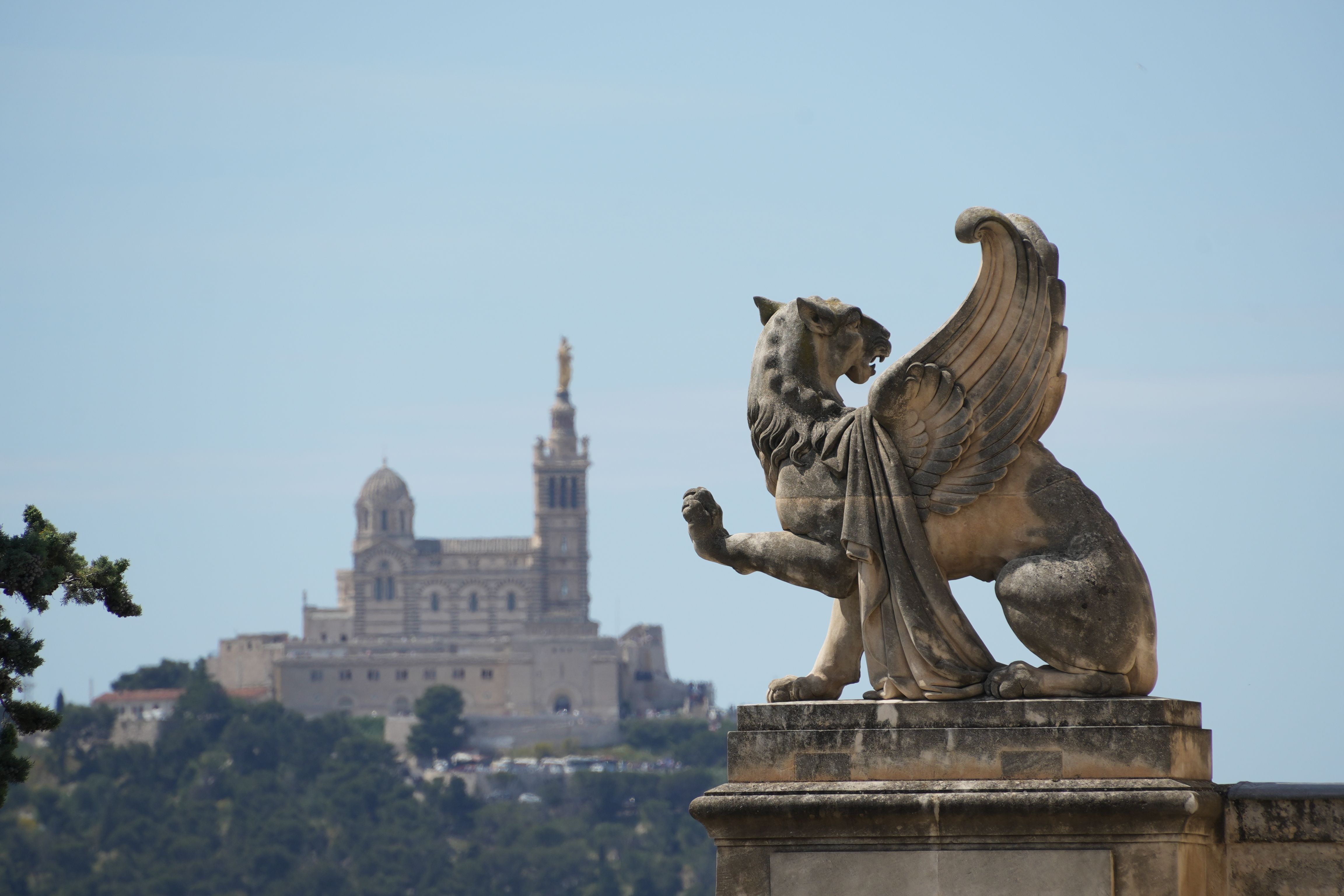 Statue in Front of a Castle in Paris · Free Stock Photo