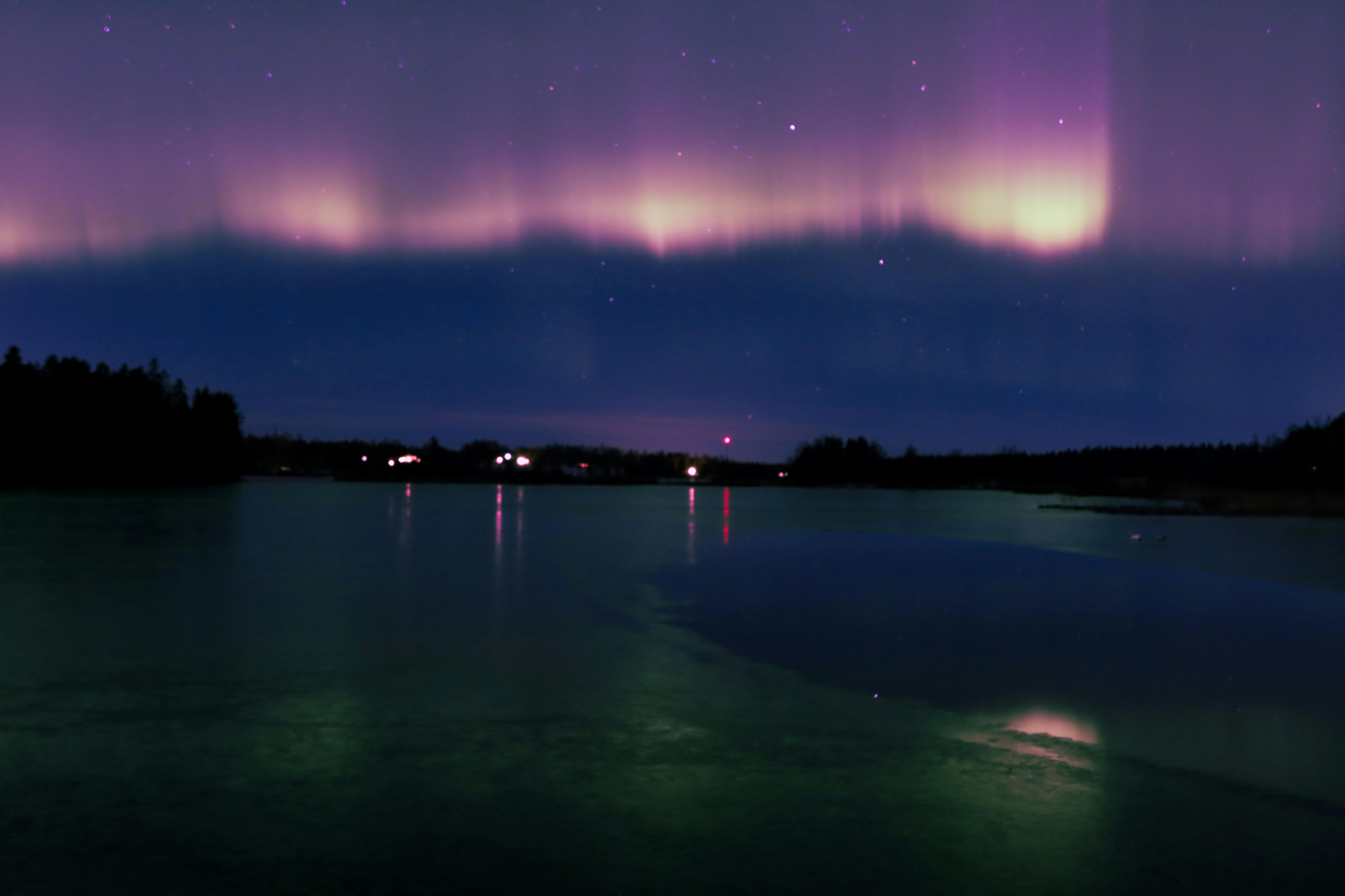 Northern Lights Over a Lake in Joenkoeping · Free Stock Photo