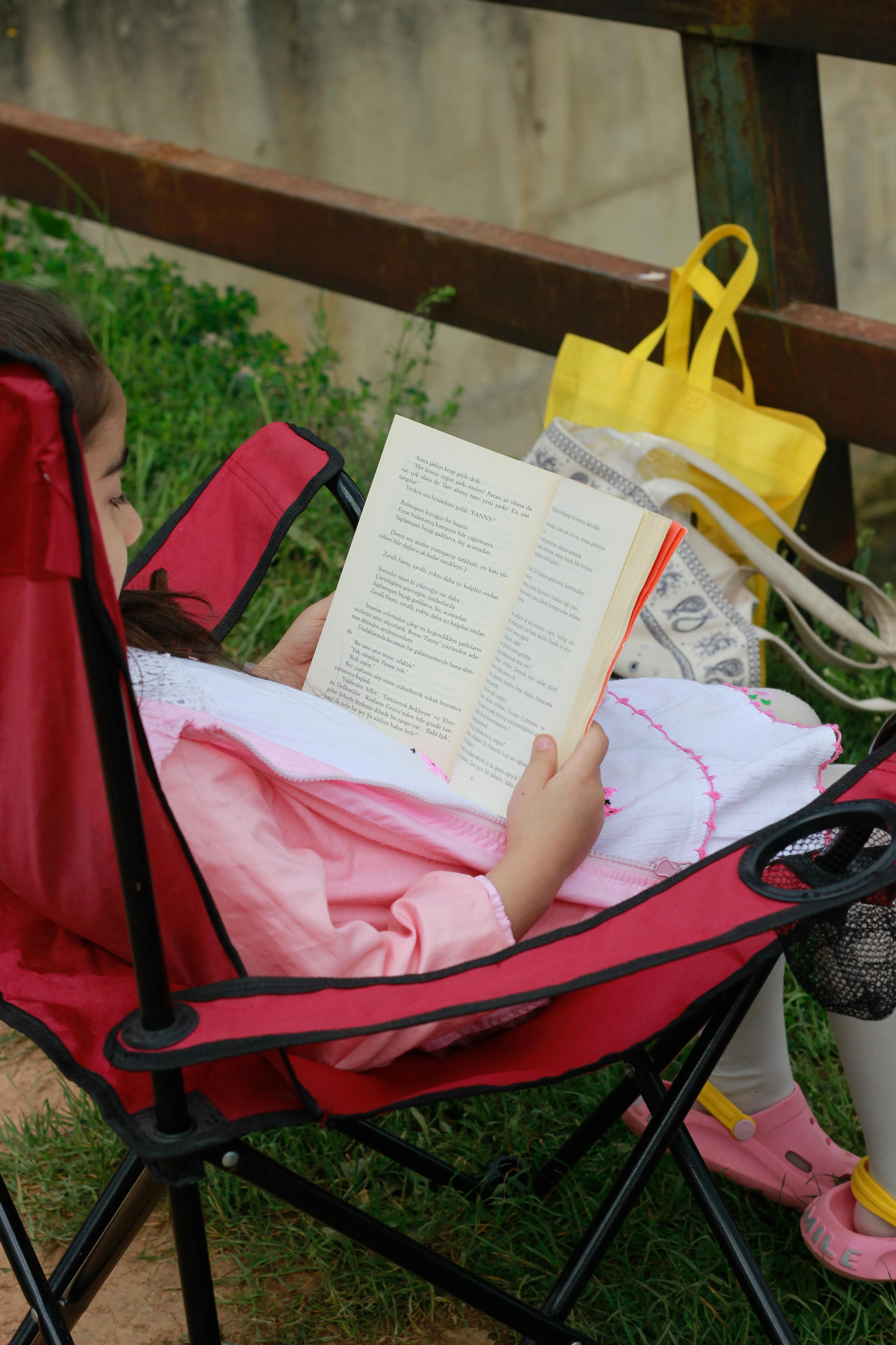 Child Reading Australia Photos, Download The BEST Free Child Reading ...